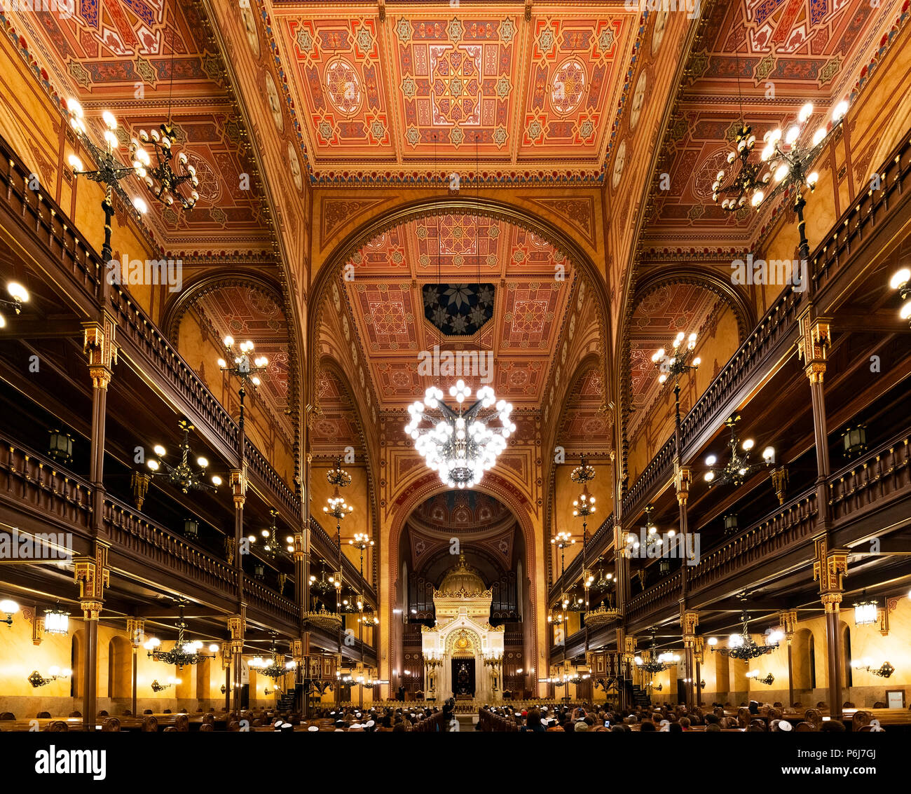 Interior in the Dohany Street Synagogue (Great Synagogue), largest ...