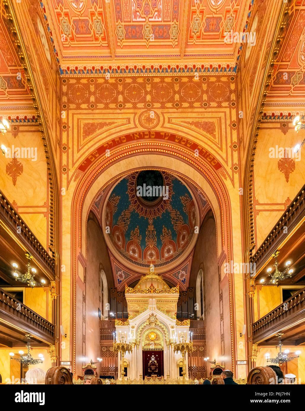 Interior in the Dohany Street Synagogue (Great Synagogue), largest ...