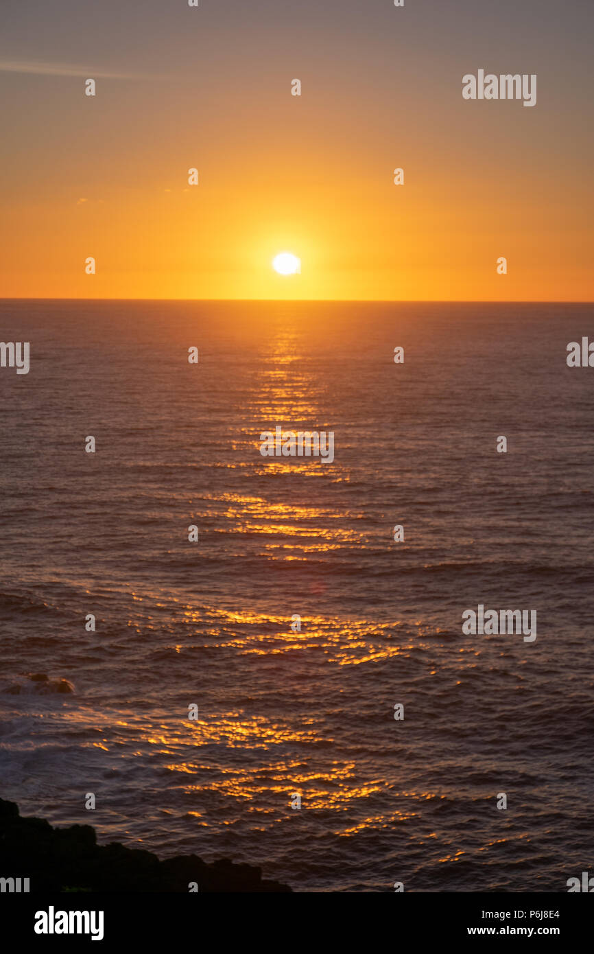 Sunlight reflection on sea hi-res stock photography and images - Alamy