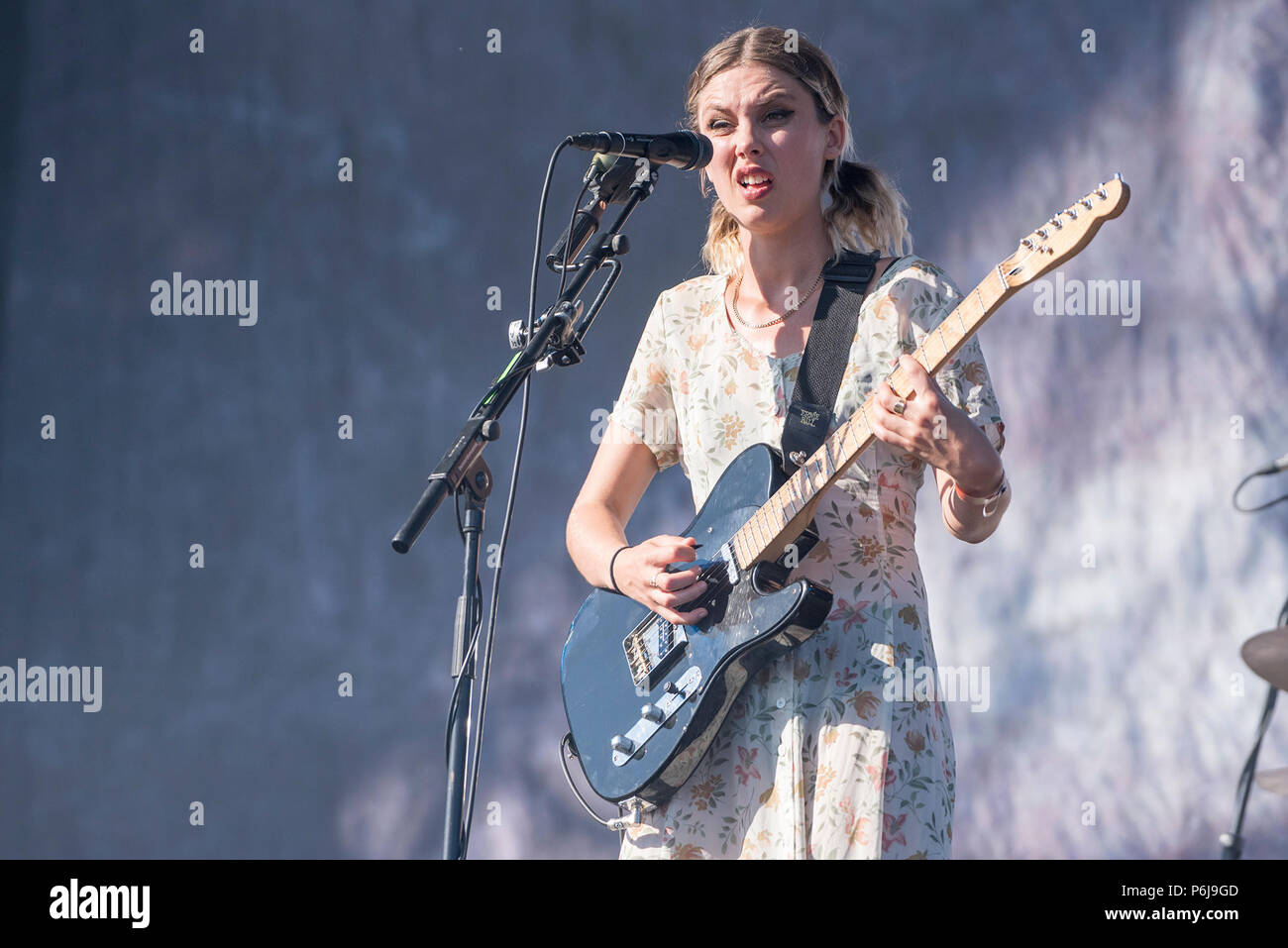 Wolf alice concert hi-res stock photography and images - Alamy
