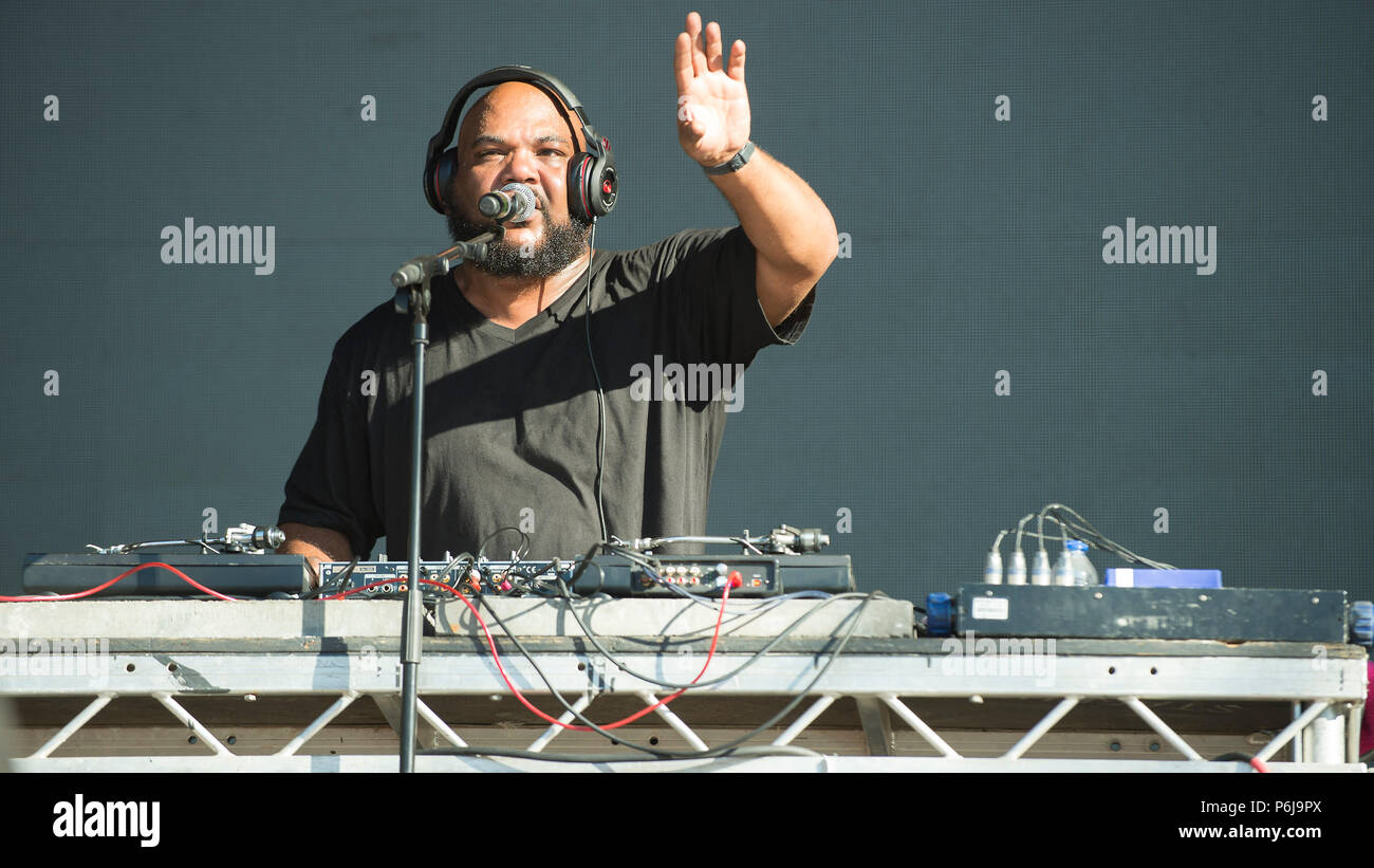 June pointer pointer sisters hi-res stock photography and images - Alamy