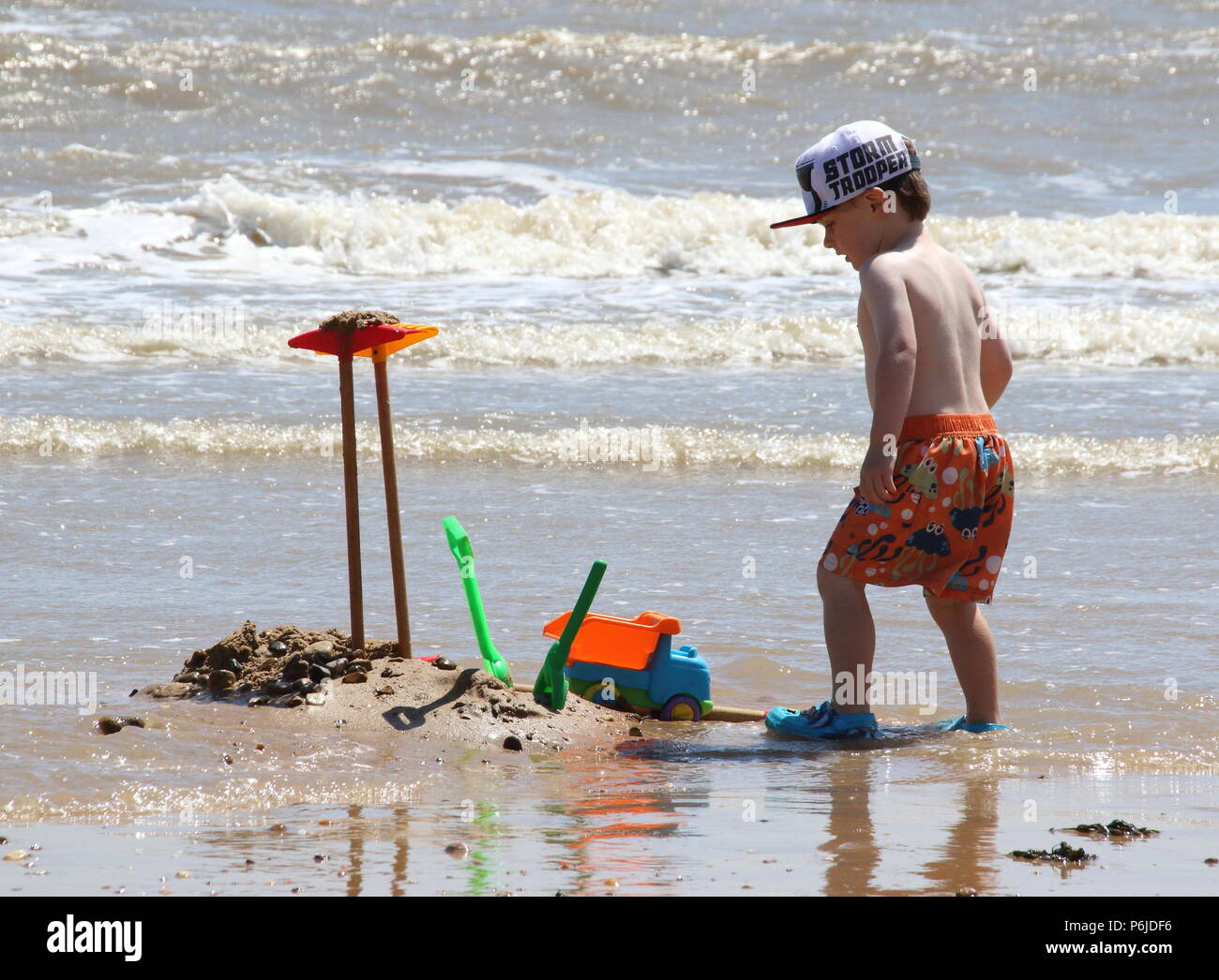 Frinton beach pier hi-res stock photography and images - Alamy