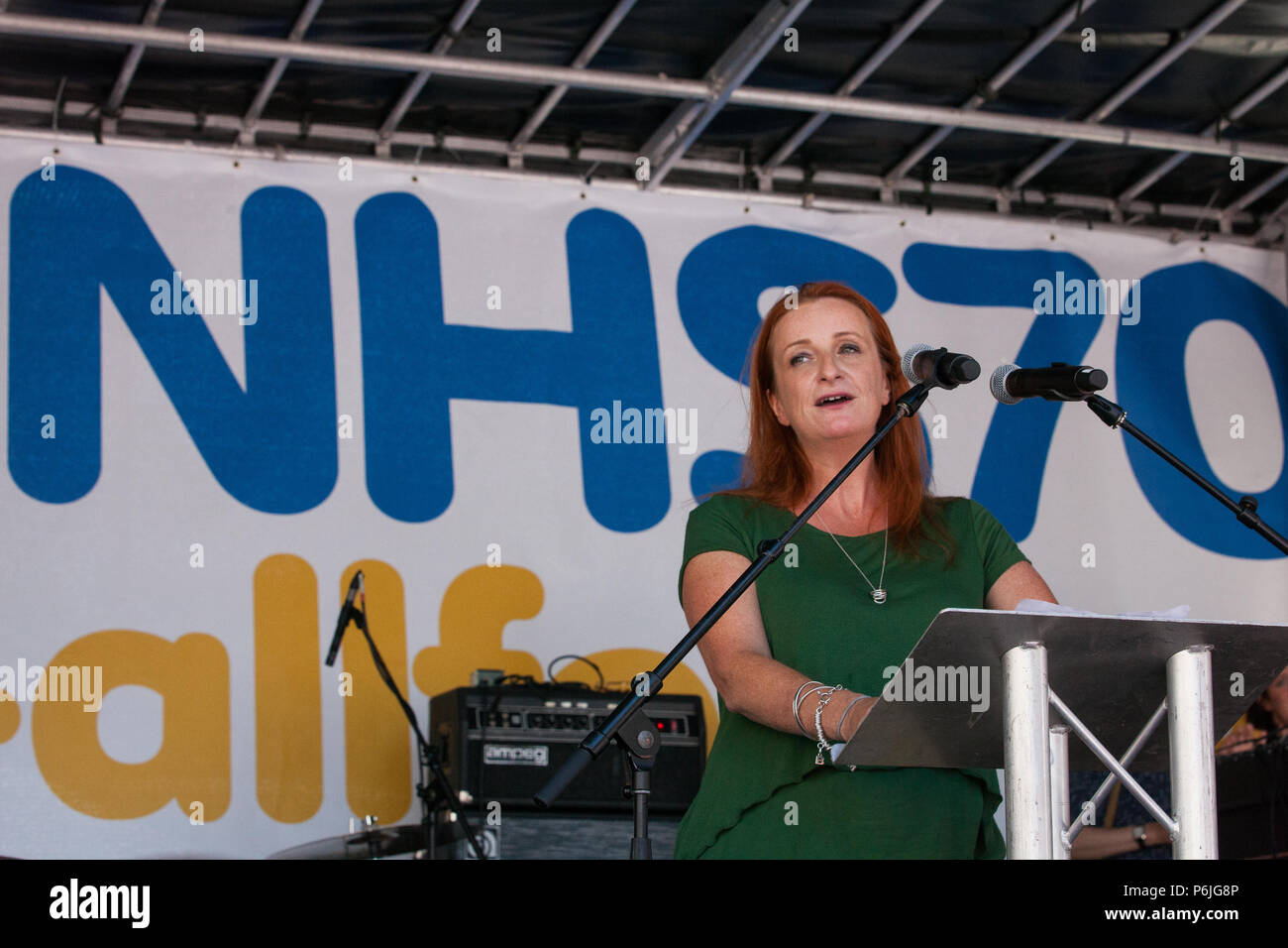 Daily mirror editor hi-res stock photography and images - Alamy