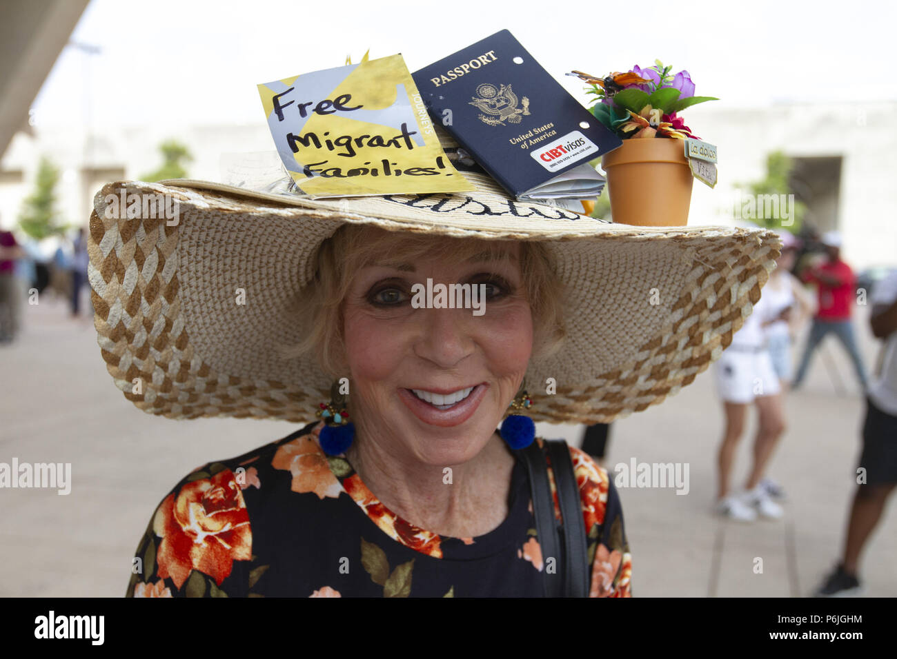 Border locking hi-res stock photography and images - Alamy