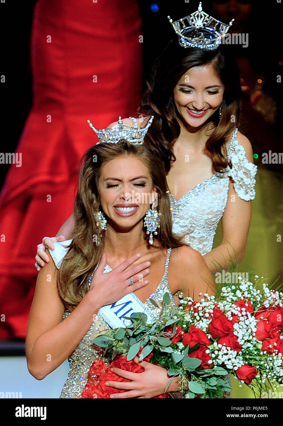 Miss america crown hi-res stock photography and images - Alamy