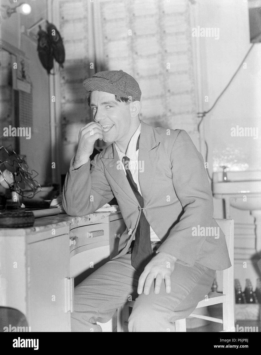 Norman wisdom hi-res stock photography and images - Alamy