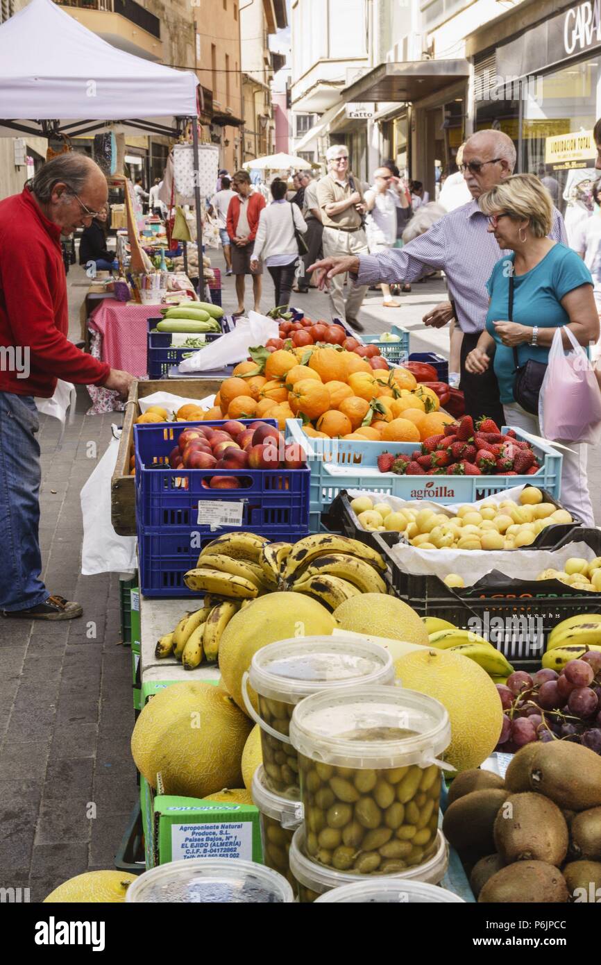 Mercado de frutas y verduras hi-res stock photography and images - Alamy