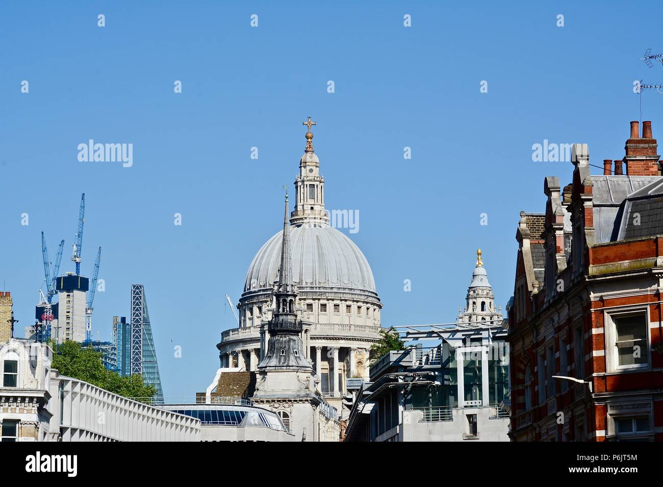 Iconic shots of london hi-res stock photography and images - Alamy