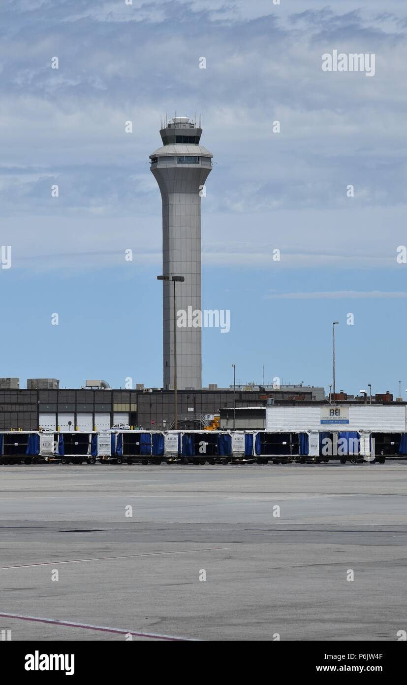 Control tower at the Salt Lake City Utah airport Stock Photo - Alamy