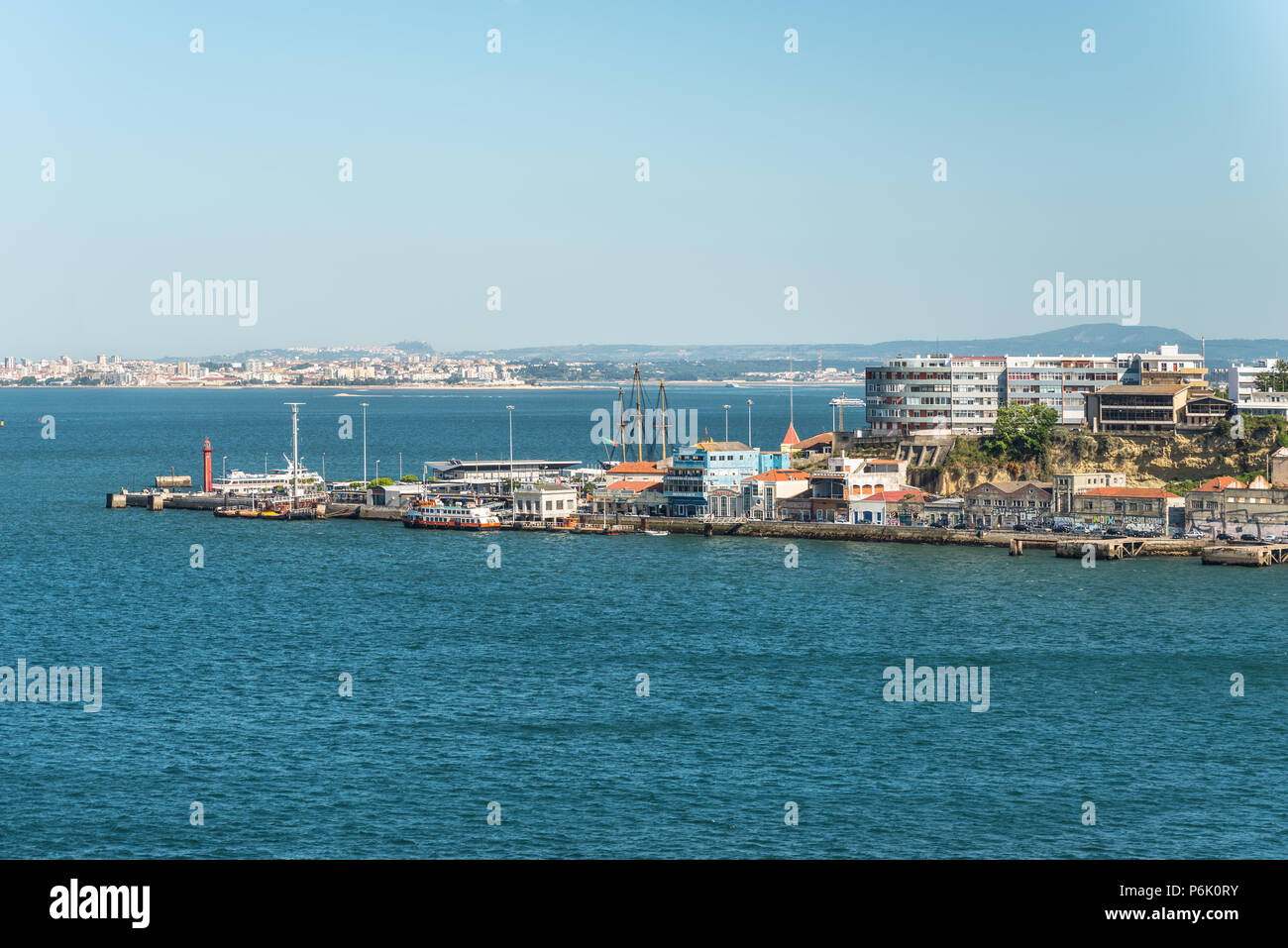 Cacilhas lisbon hi-res stock photography and images - Alamy