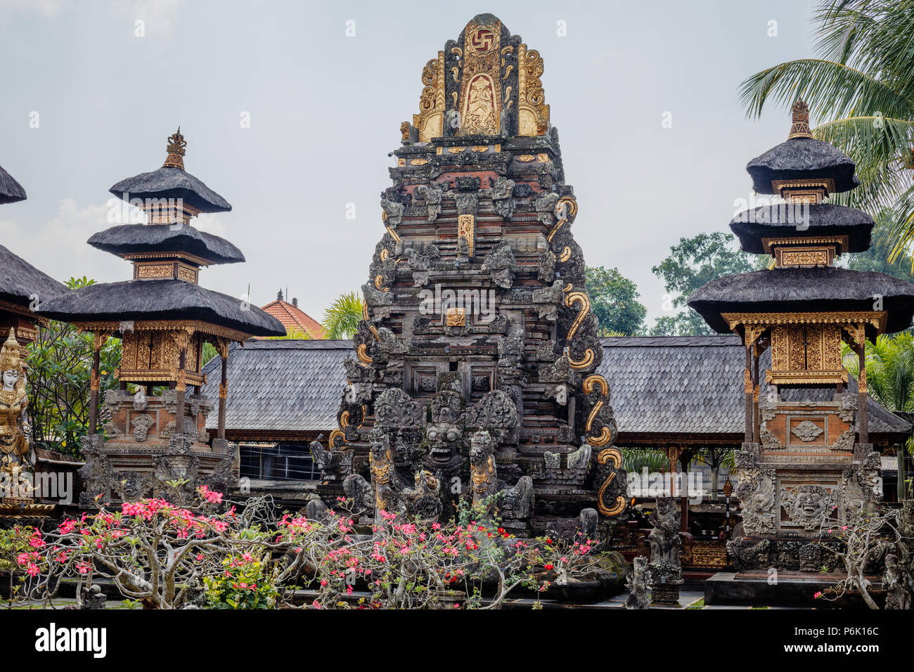 Padmasana hi-res stock photography and images - Alamy