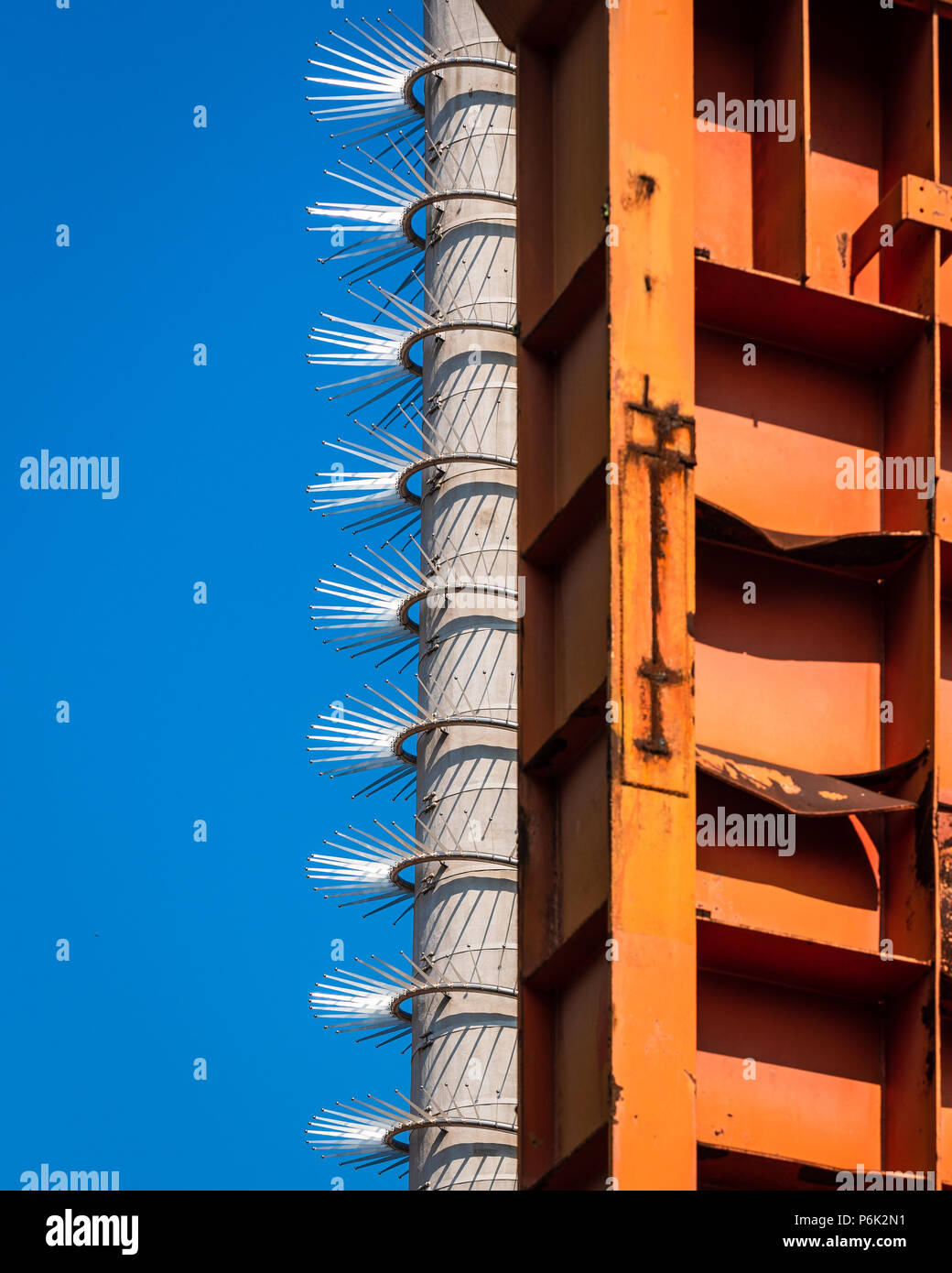 Pylon architecture hi-res stock photography and images - Alamy