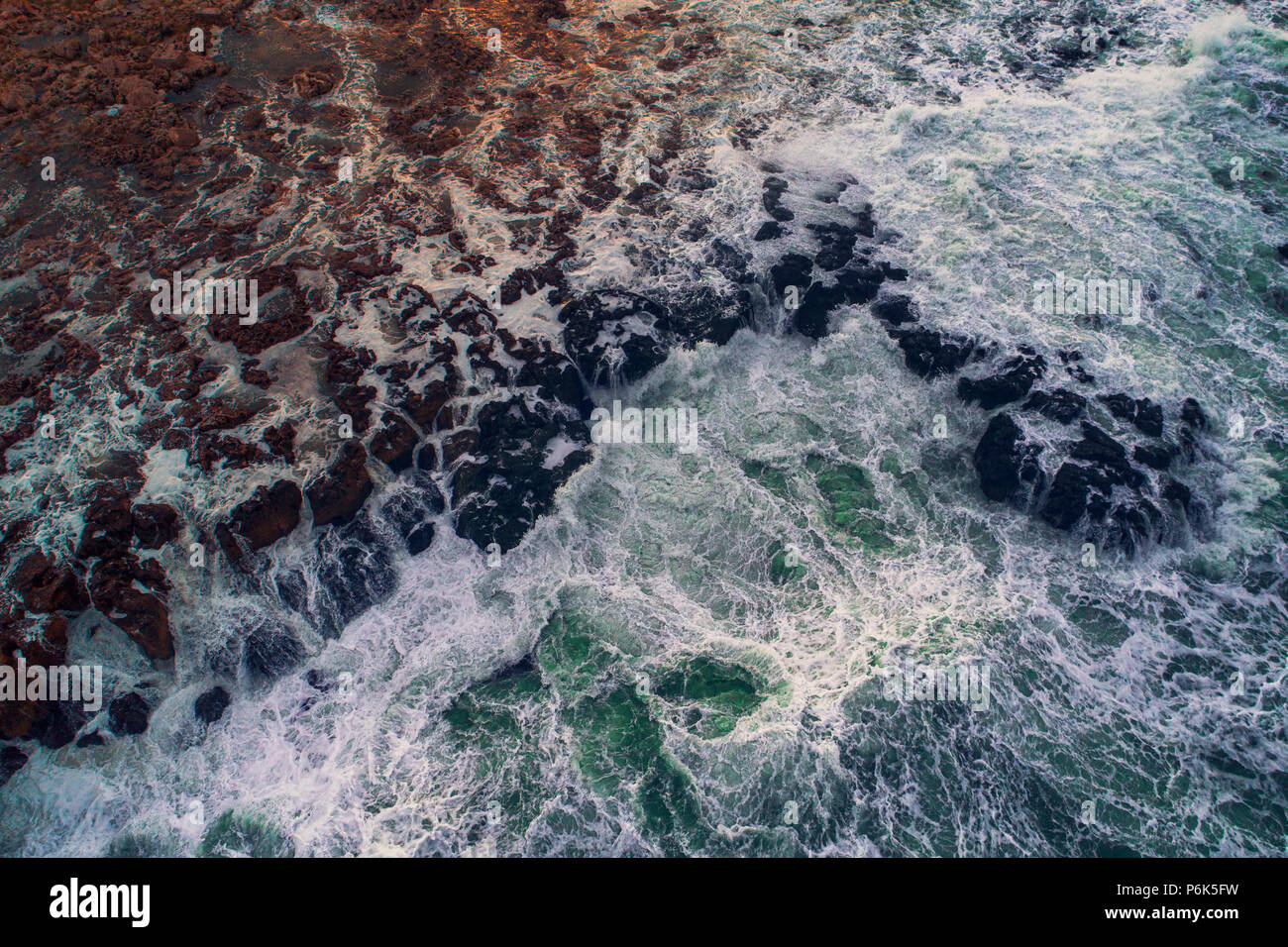 Coastline with crashing waves hi-res stock photography and images - Alamy