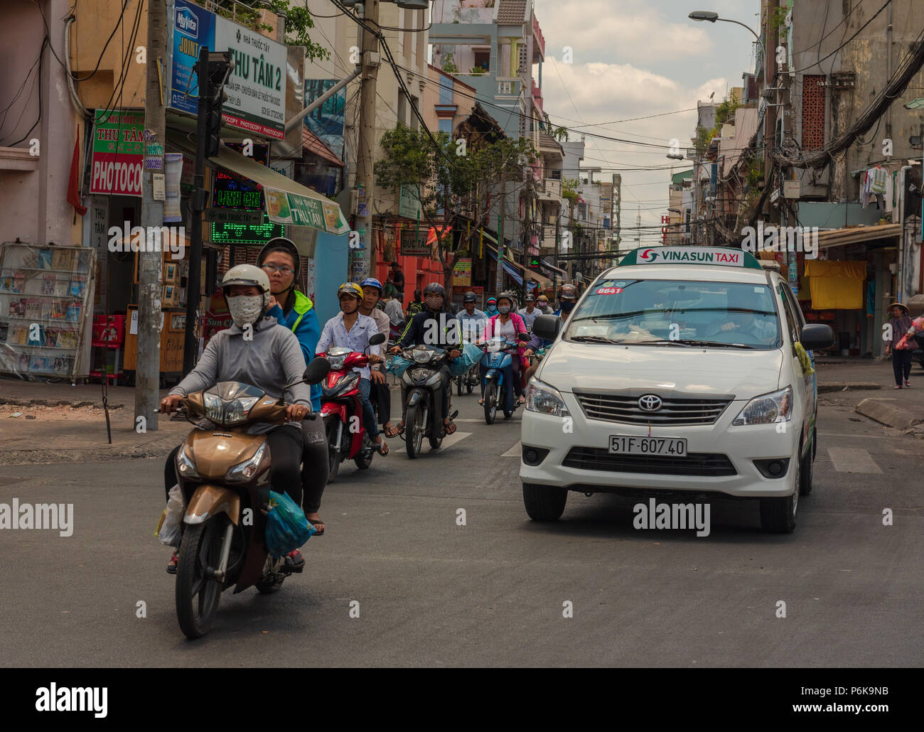 Saigon taxi hi-res stock photography and images - Alamy