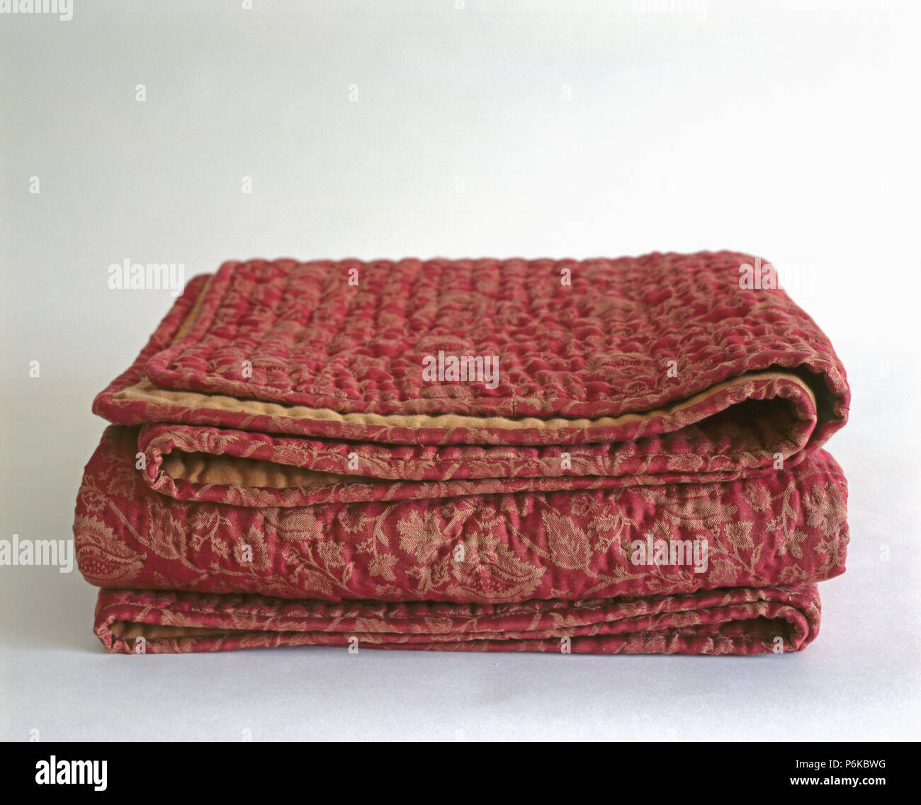 Vintage quilt hi-res stock photography and images - Alamy