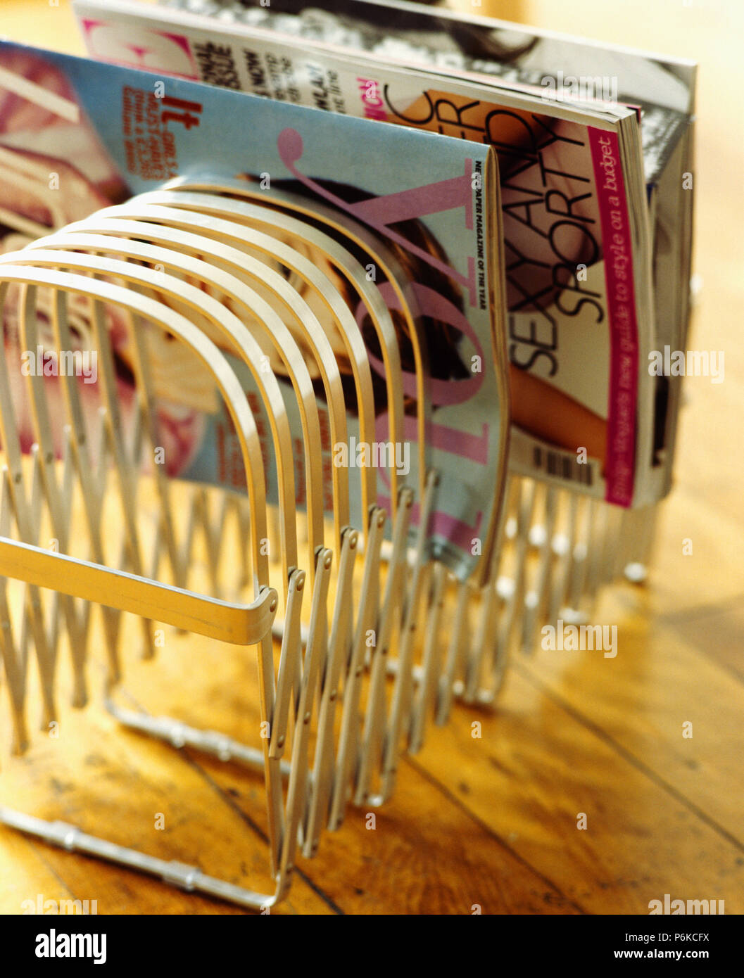Magazine racks hi-res stock photography and images - Alamy