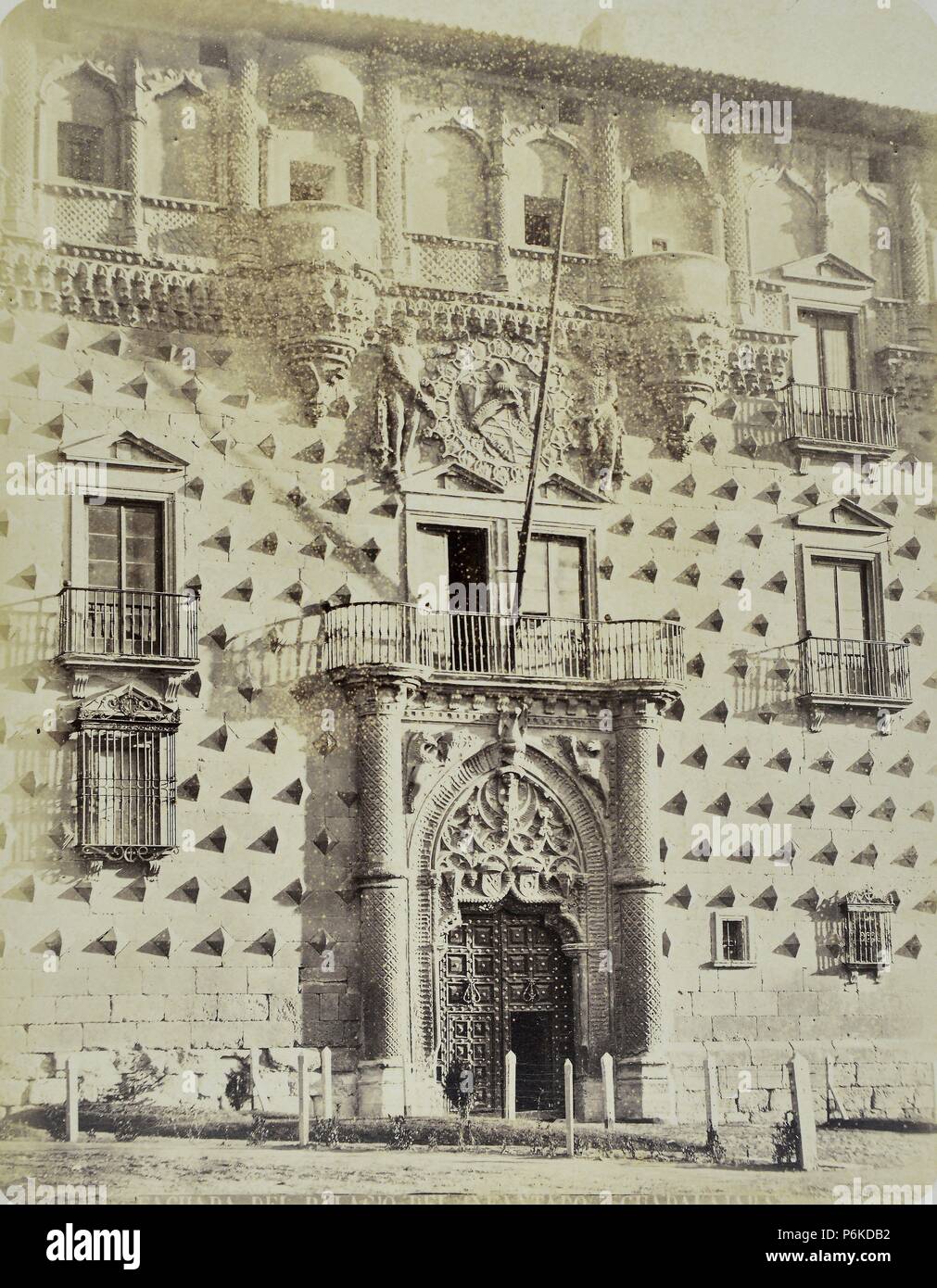 Guadalajara, fachada del palacio de los Duques del Infantado Stock ...
