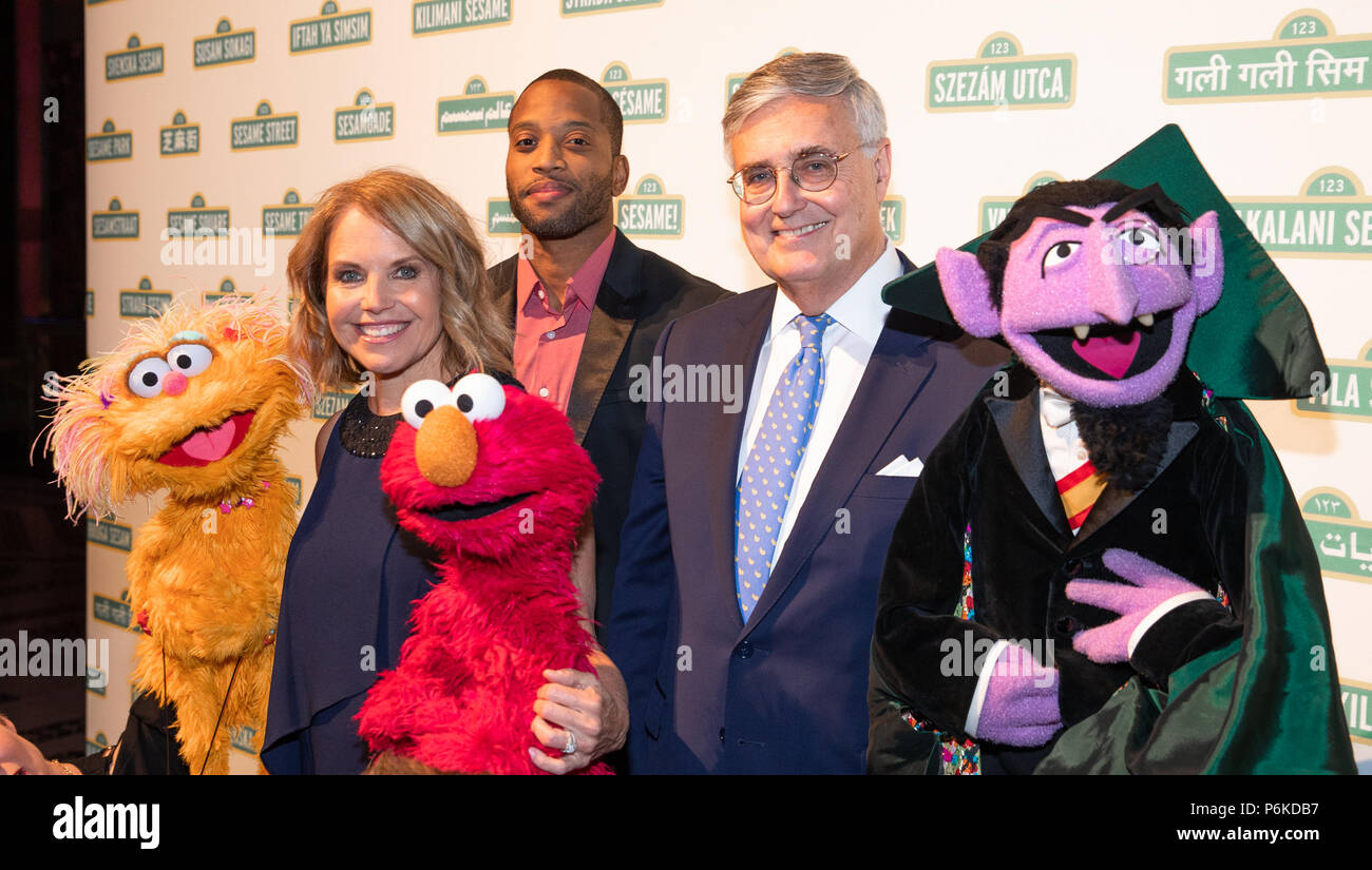 Count von count muppet hi-res stock photography and images - Alamy