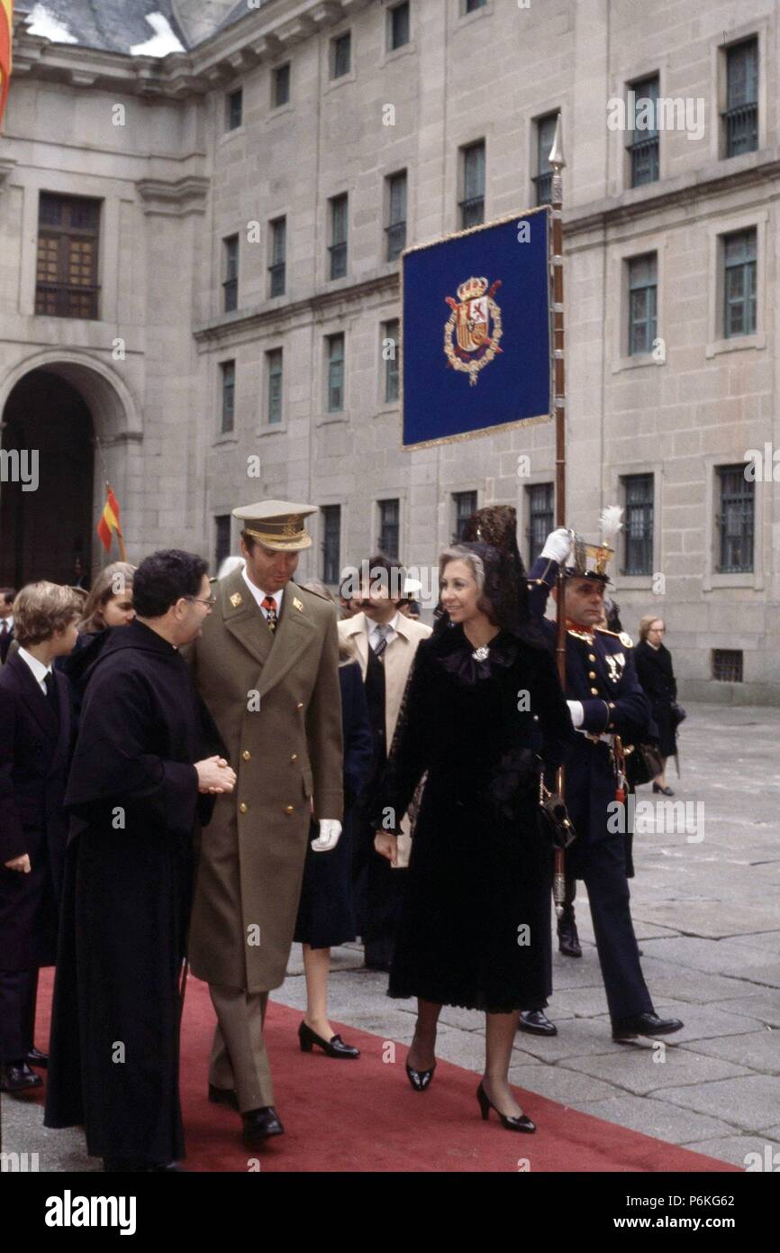 Juan Carlos I Rey De EspaÑa Roma 1938 Salida Del Funeral Por El