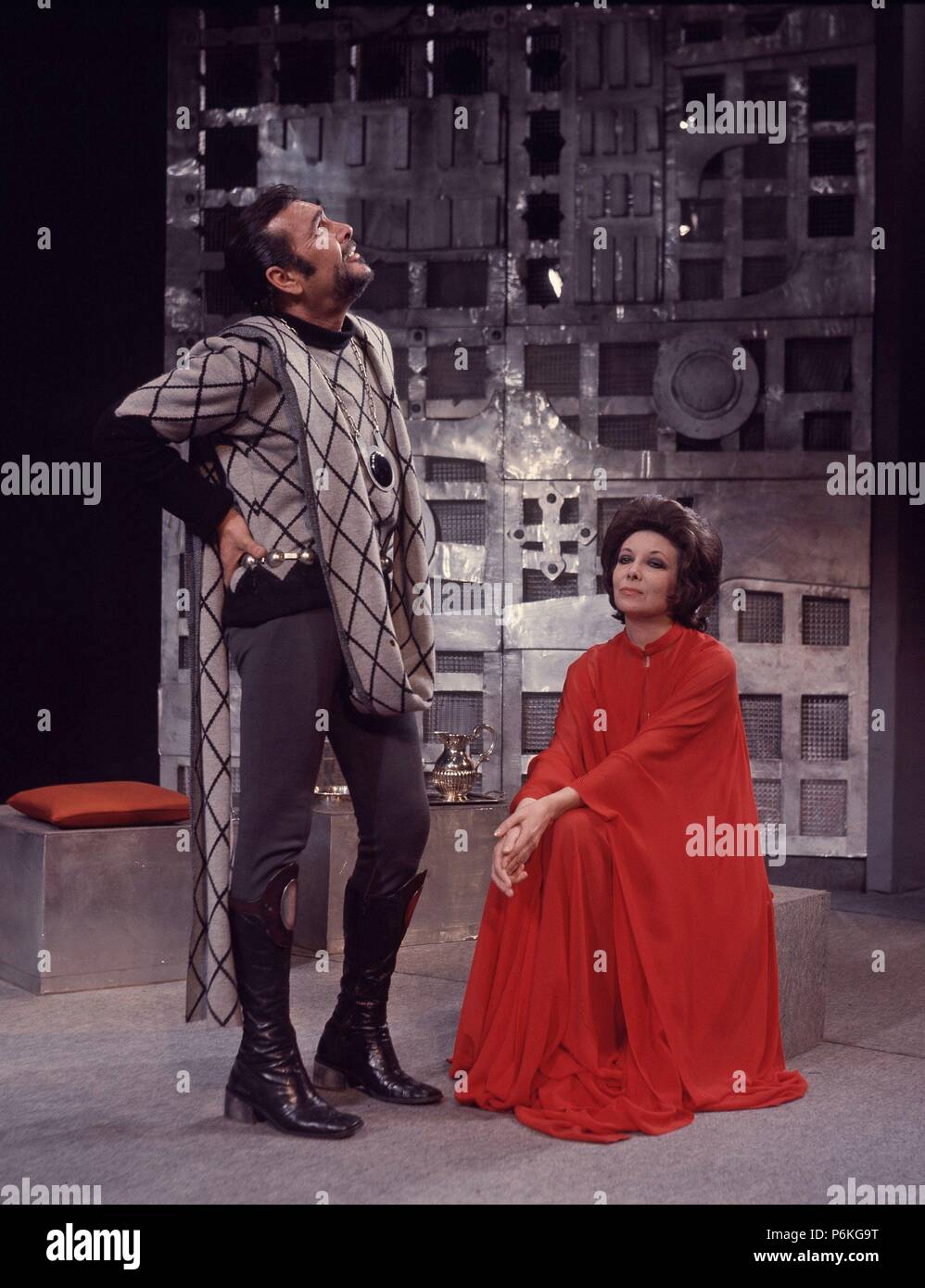 Para una dama hi-res stock photography and images - Alamy