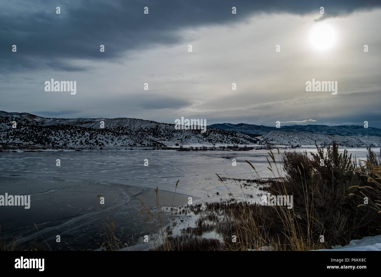 Grey winter sky hi-res stock photography and images - Alamy