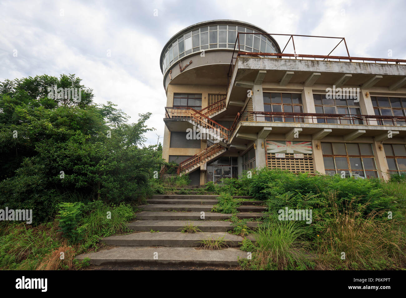 Abandoned hotel and restaurant in state of disrepair Stock Photo - Alamy