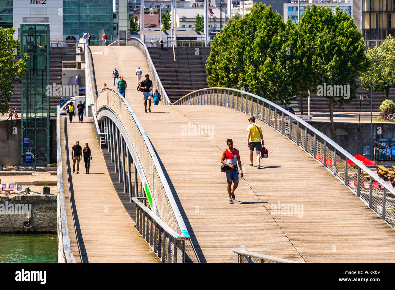 The Simone de Beauvoir footbridge crosses the River Seine from the ...