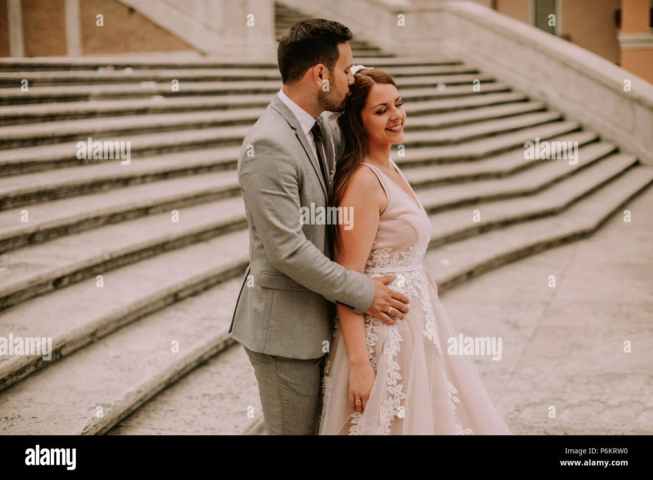 Lifestyle wedding couple hi-res stock photography and images - Alamy