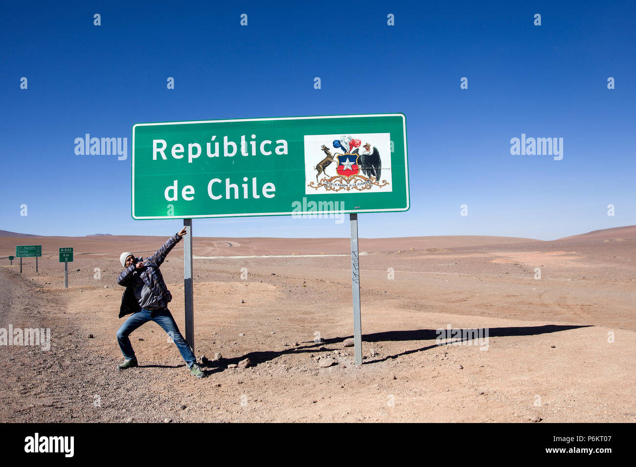 Chile bolivia desert border sign hi-res stock photography and images ...