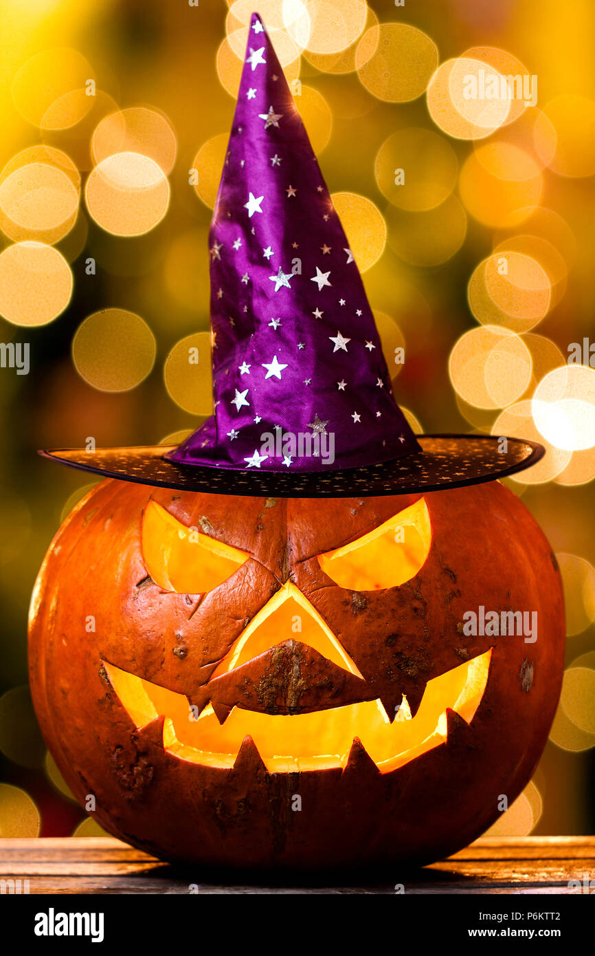 Spooky halloween hat hi-res stock photography and images - Alamy