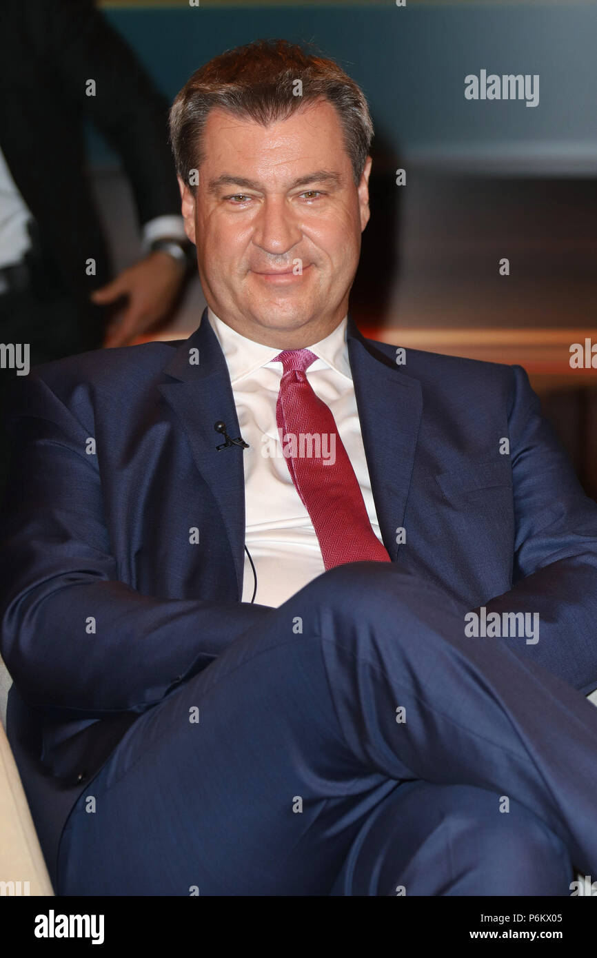 German television talk show host hi-res stock photography and images ...