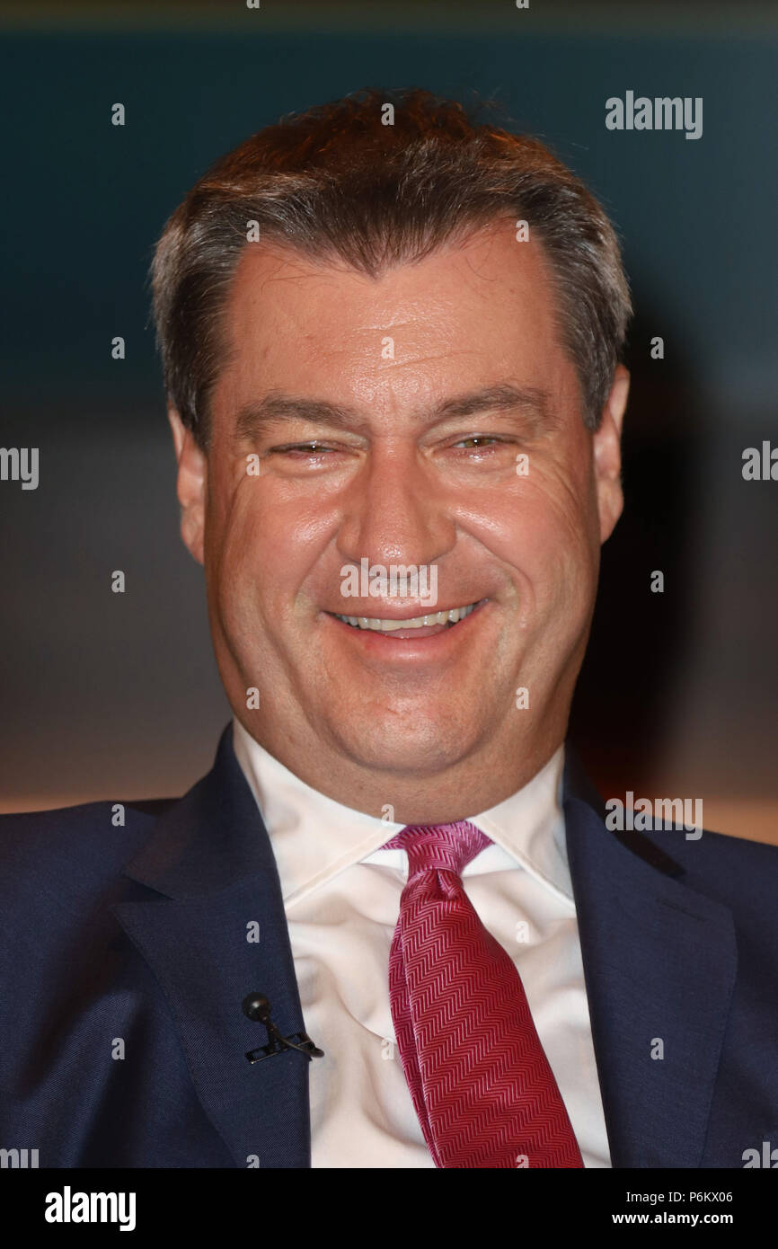 German television talk show host hi-res stock photography and images ...