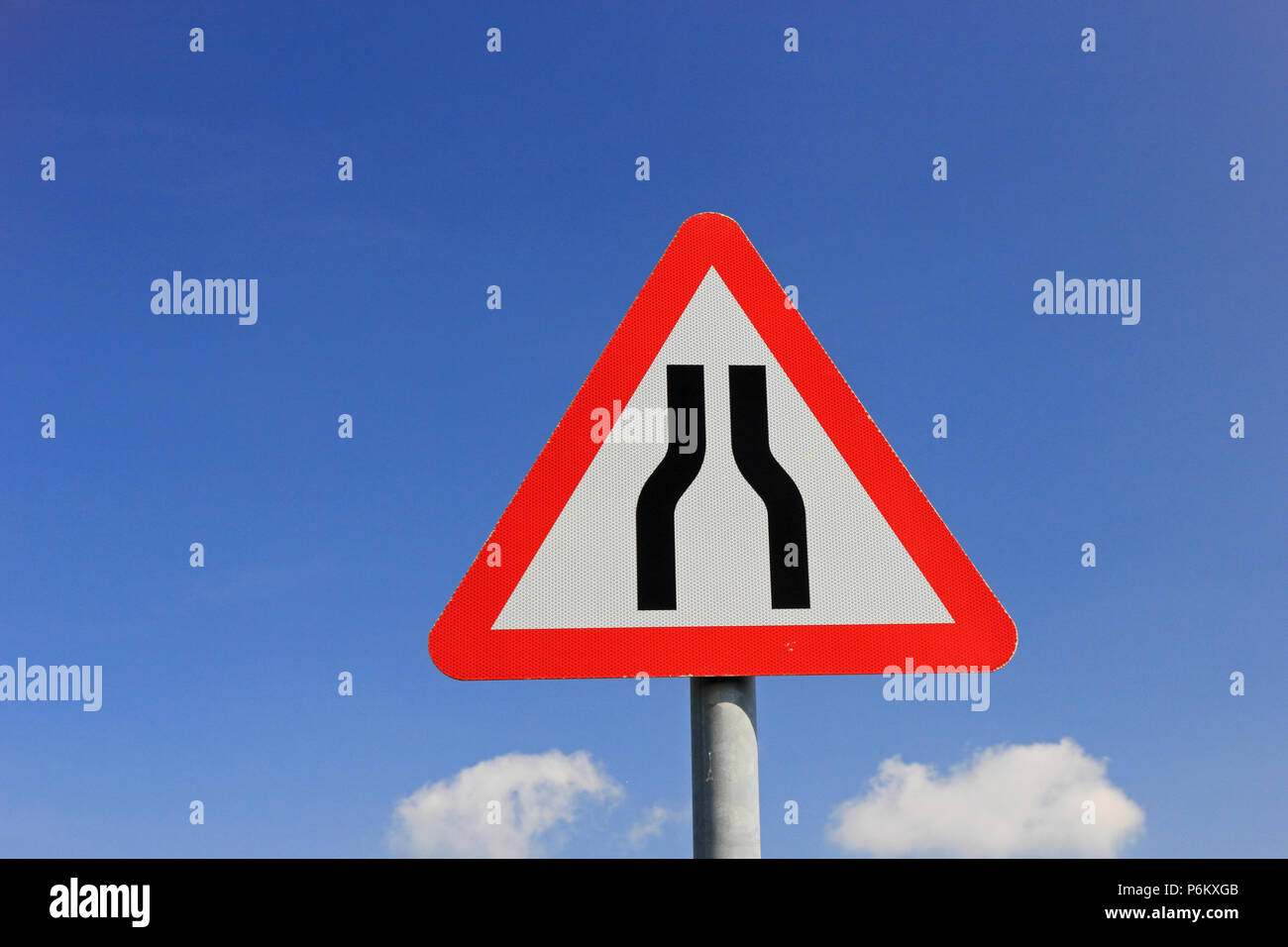 Road narrows sign hi-res stock photography and images - Alamy