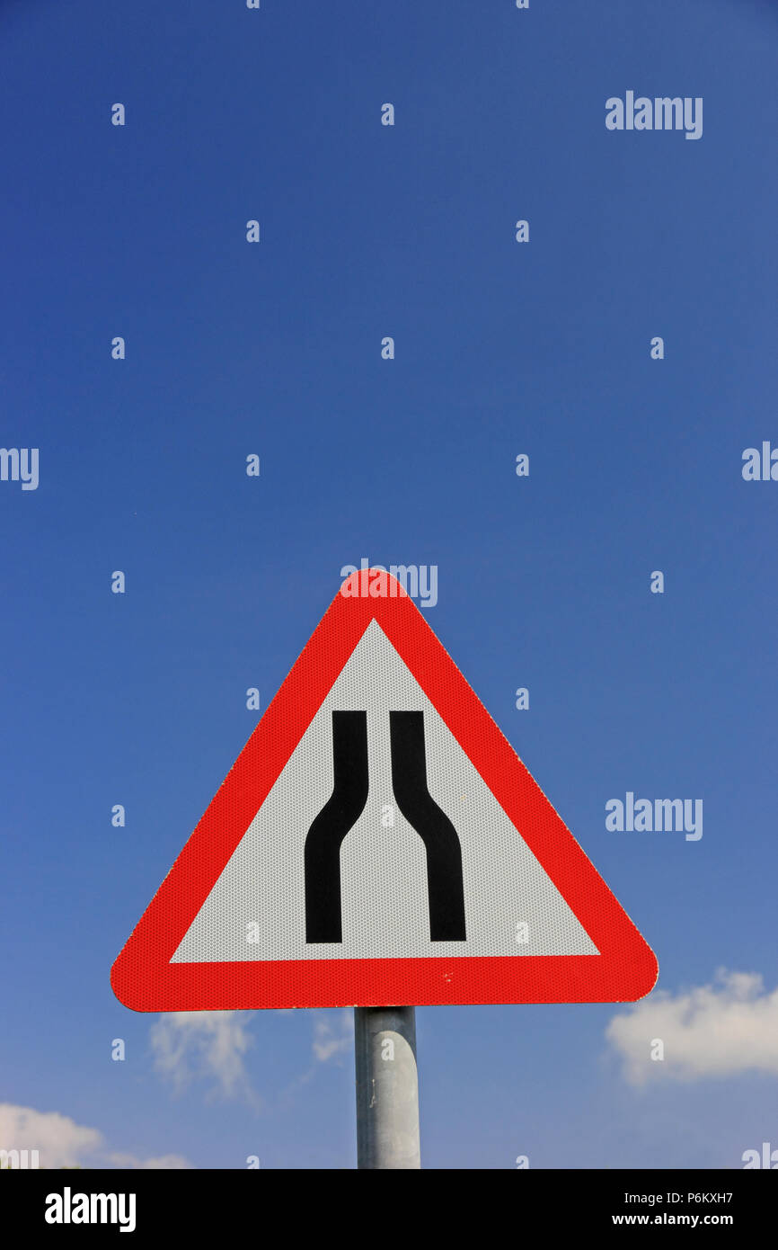 Road narrows sign hi-res stock photography and images - Alamy