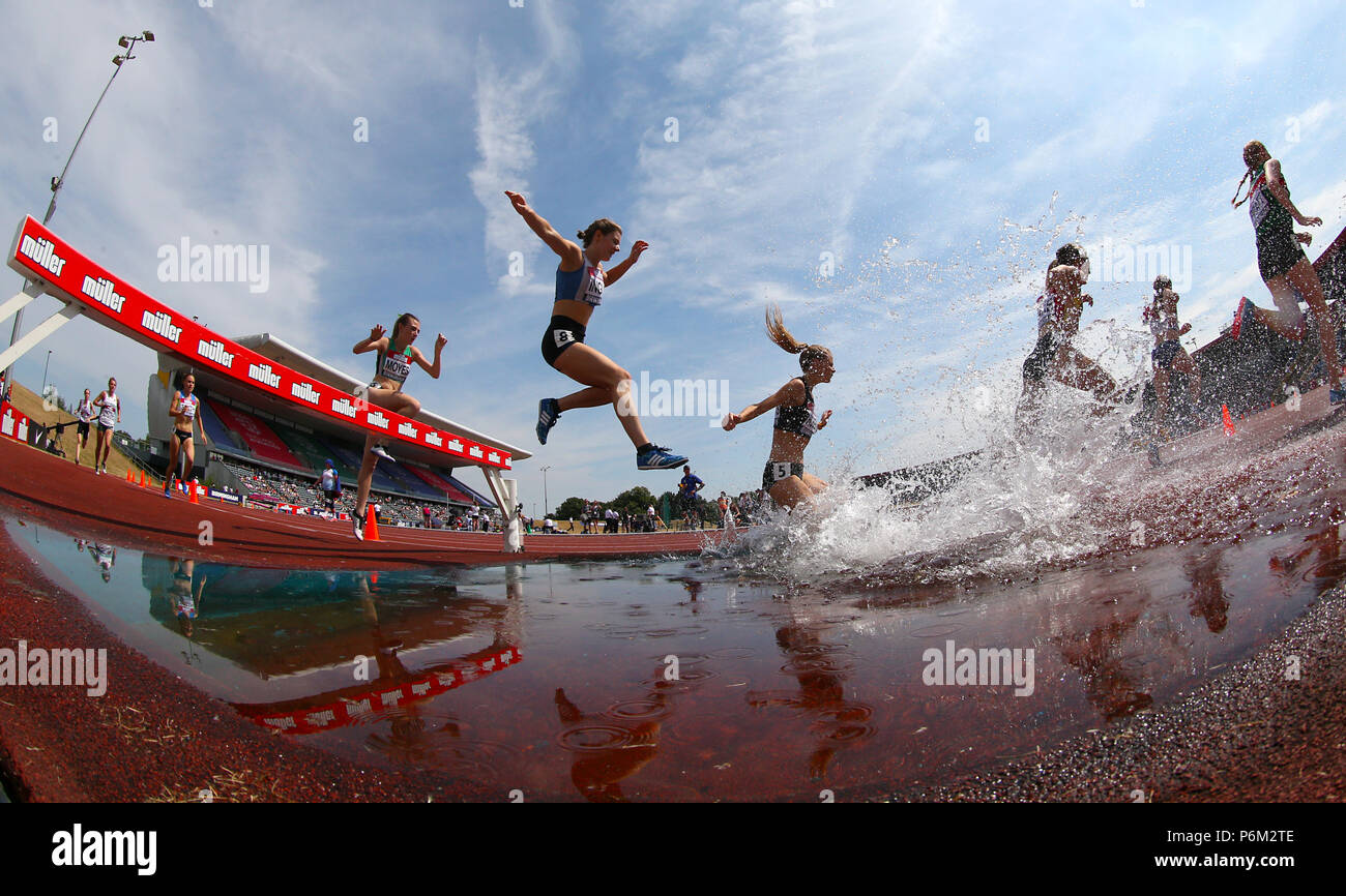Womens 3000 metres steeplechase hi-res stock photography and images - Alamy