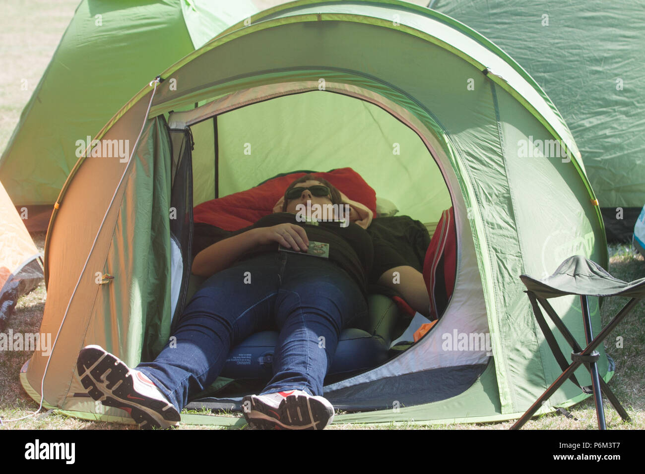 London UK. 1st July 2018. Enthusiastic tennis fans start arriving in ...