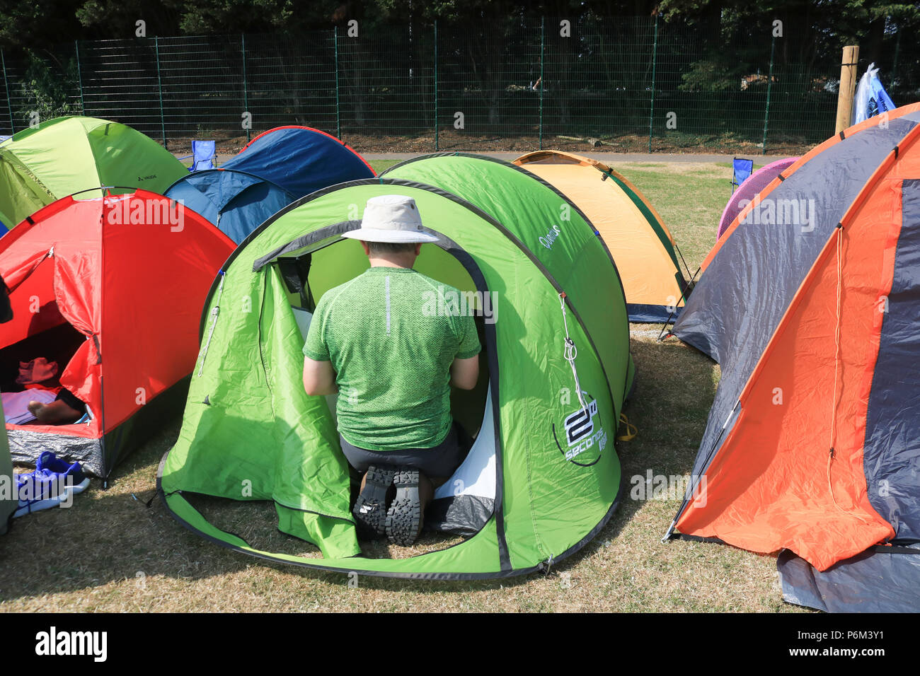 Pitching courts hi-res stock photography and images - Alamy