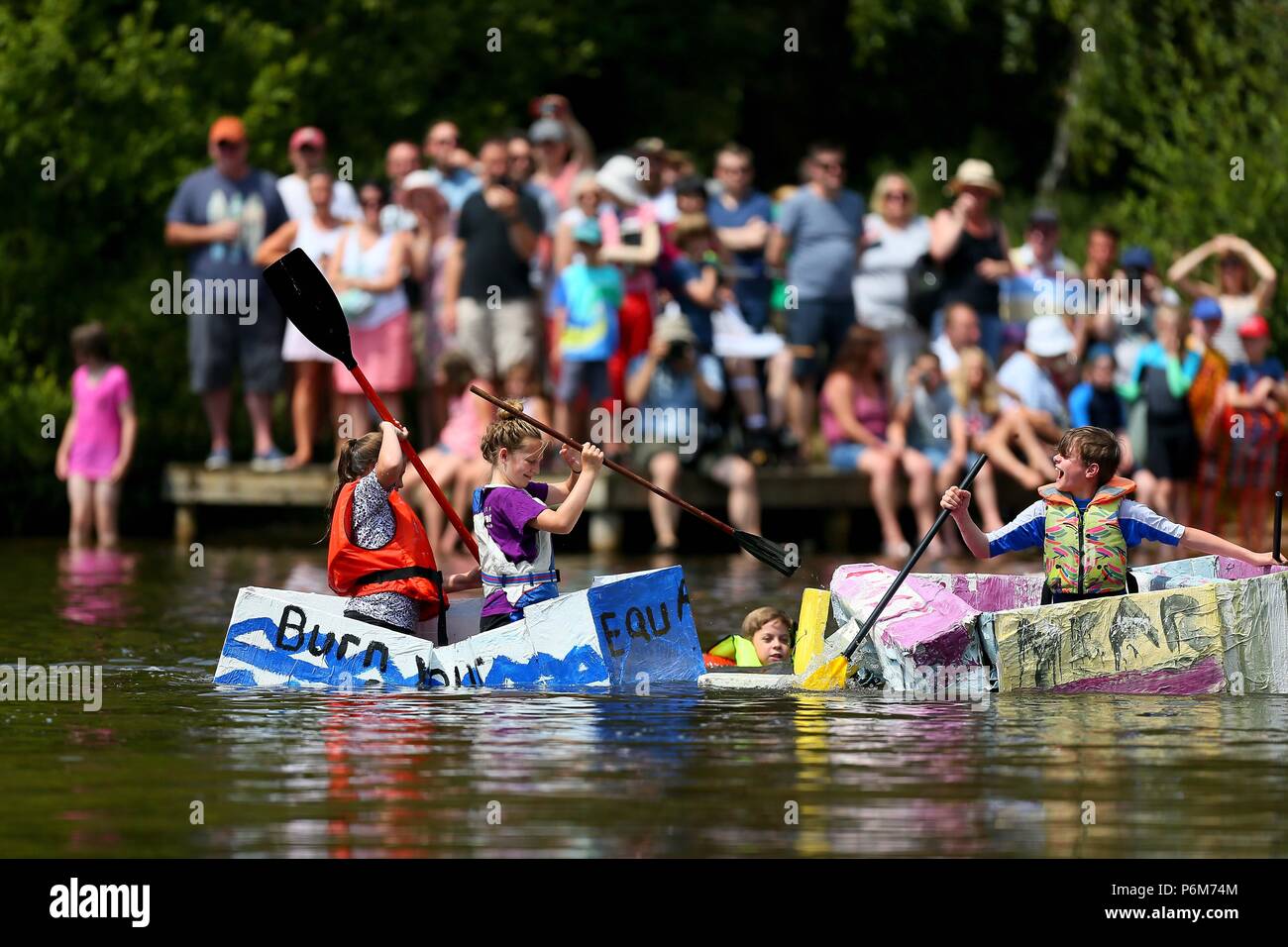 Elstead paper boat race hi-res stock photography and images - Alamy
