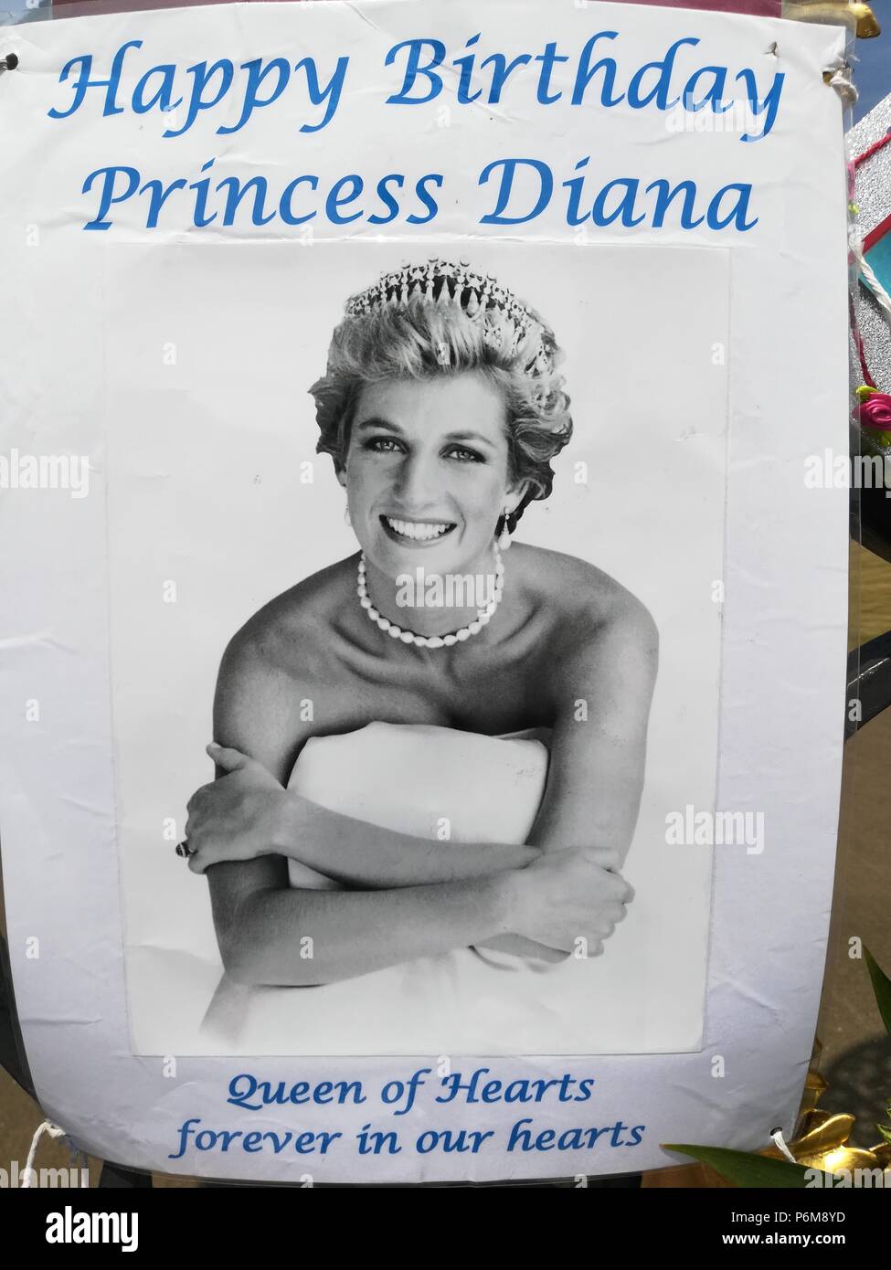 London, UK. 1st Jul, 2018. People remember Princess Diana's birthday at ...