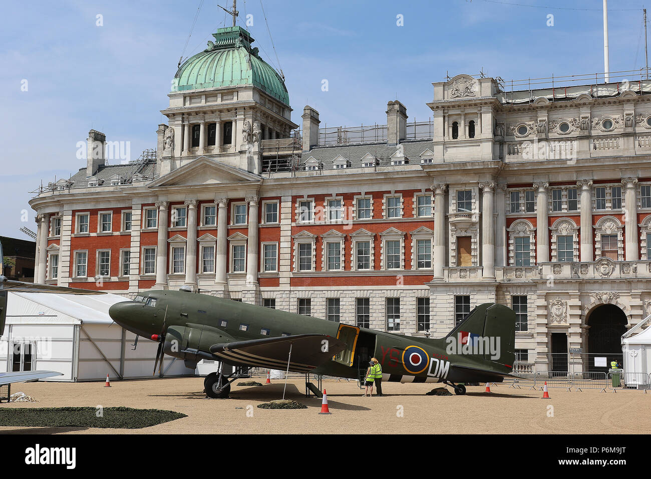 London, UK. 1st Jul, 2018. Douglas DC3 Dakota, RAF100 Aircraft Tour London, Horse Guards ...