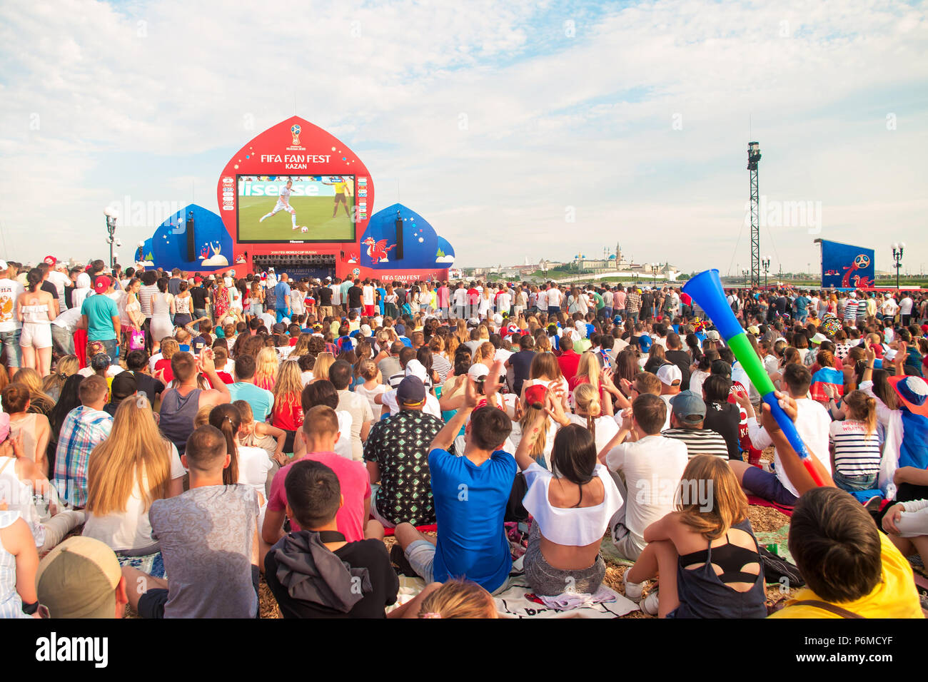 Russia fan during 2018 hi-res stock photography and images - Alamy