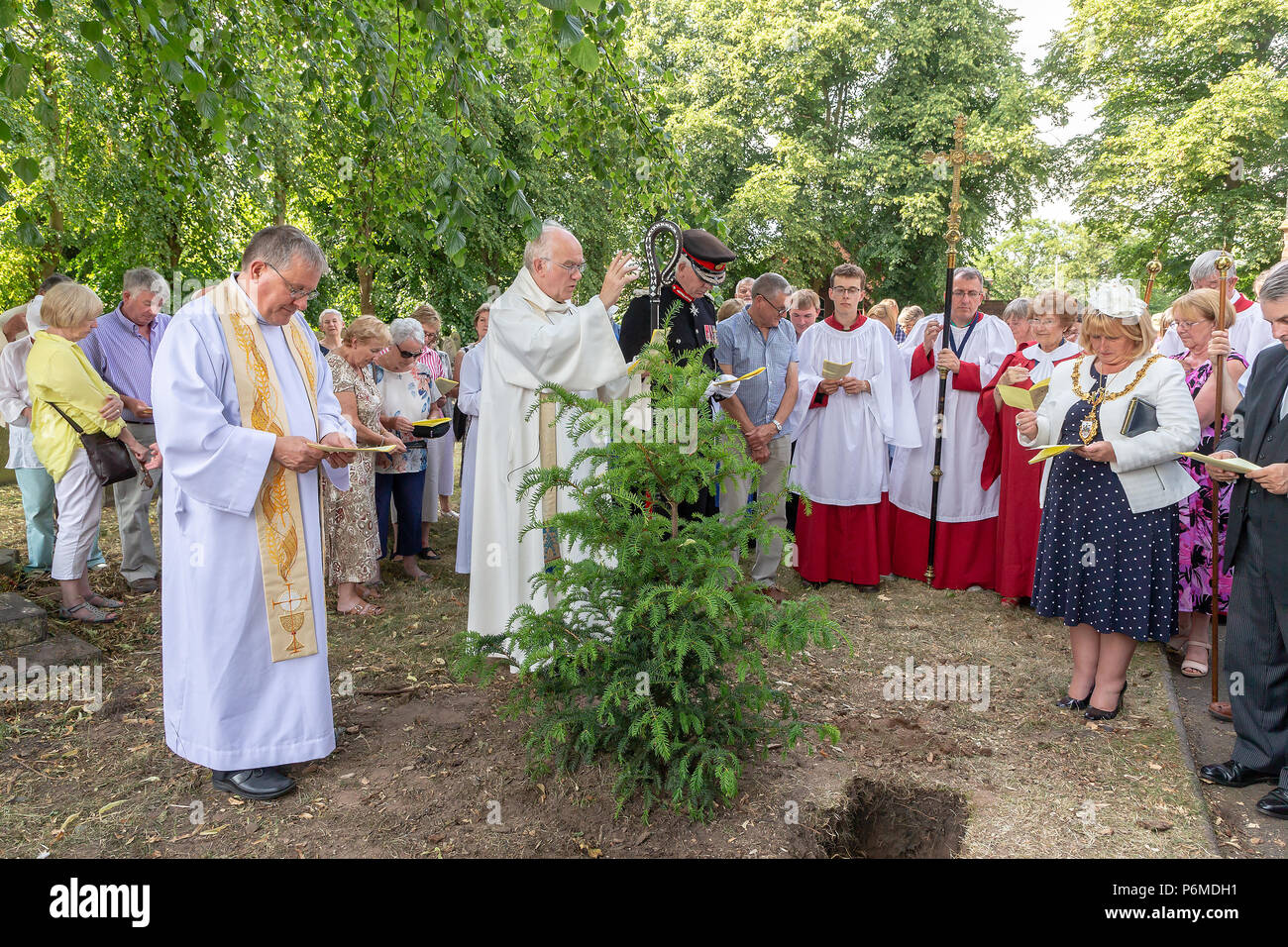Rt reverend dr peter forster hi-res stock photography and images - Alamy
