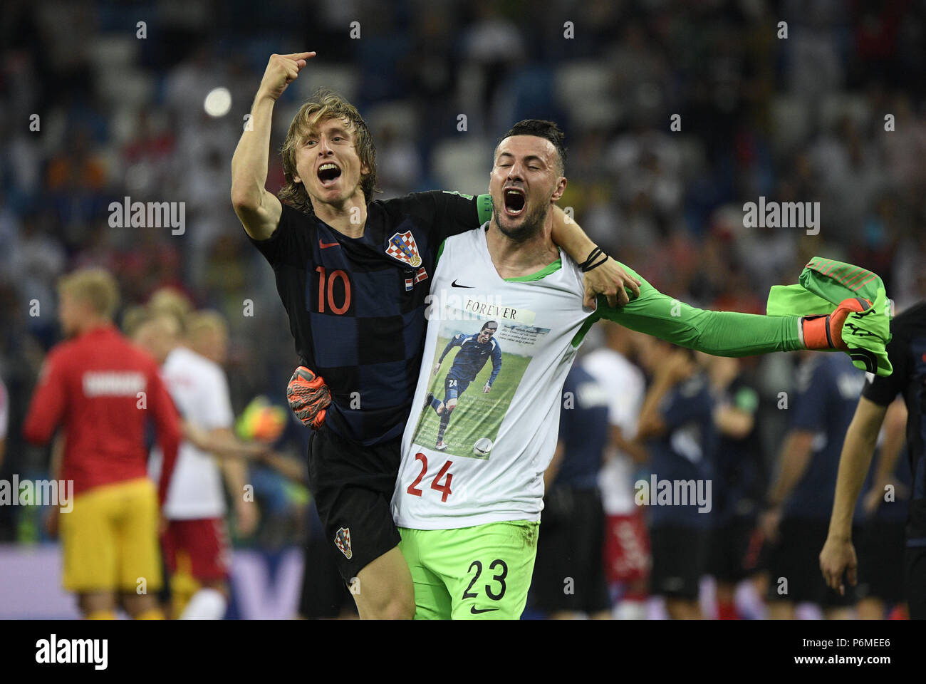 Luka modric 2018 croatia celebrate hi-res stock photography and images ...