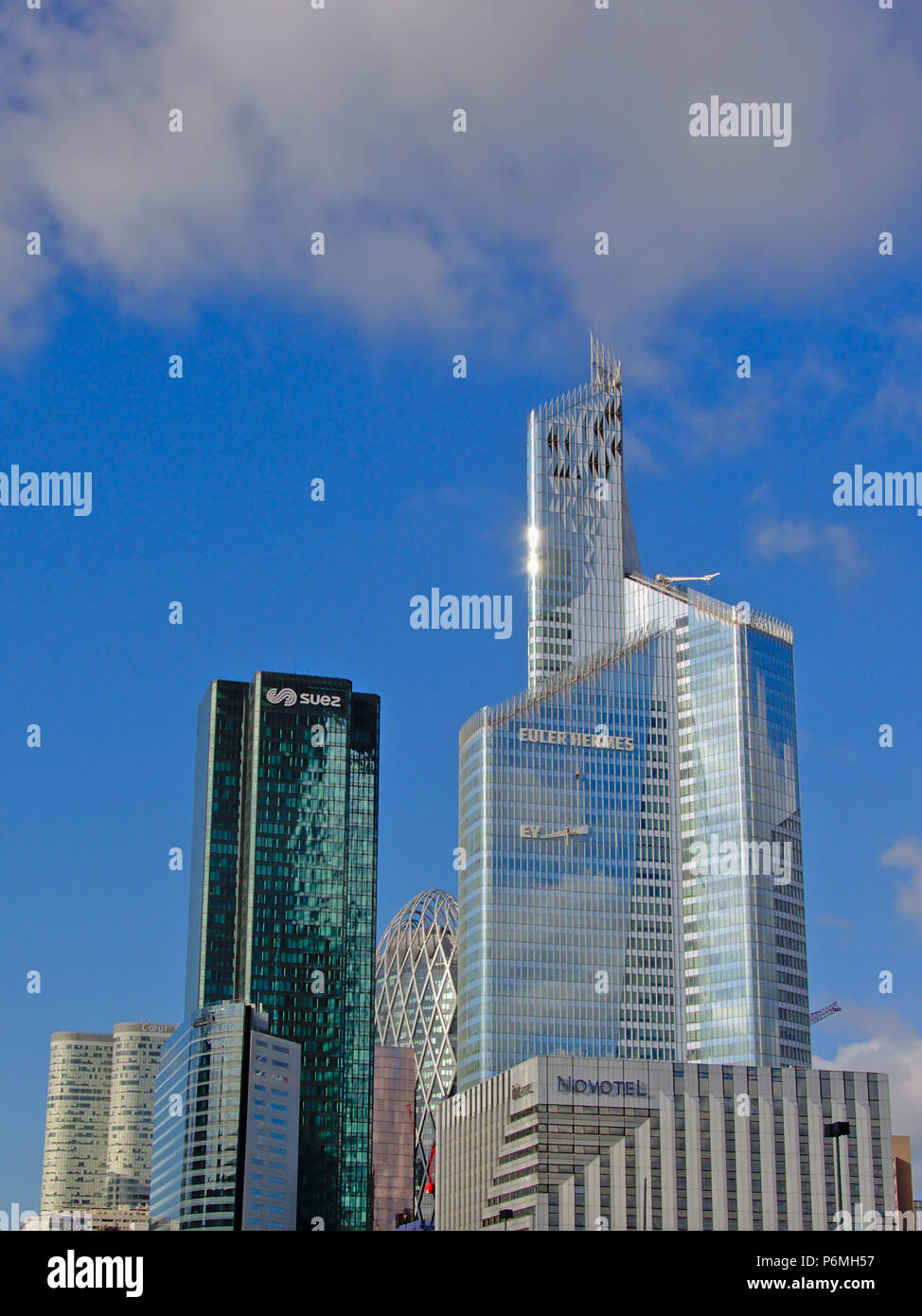 Parisian skyscrapers hi-res stock photography and images - Alamy