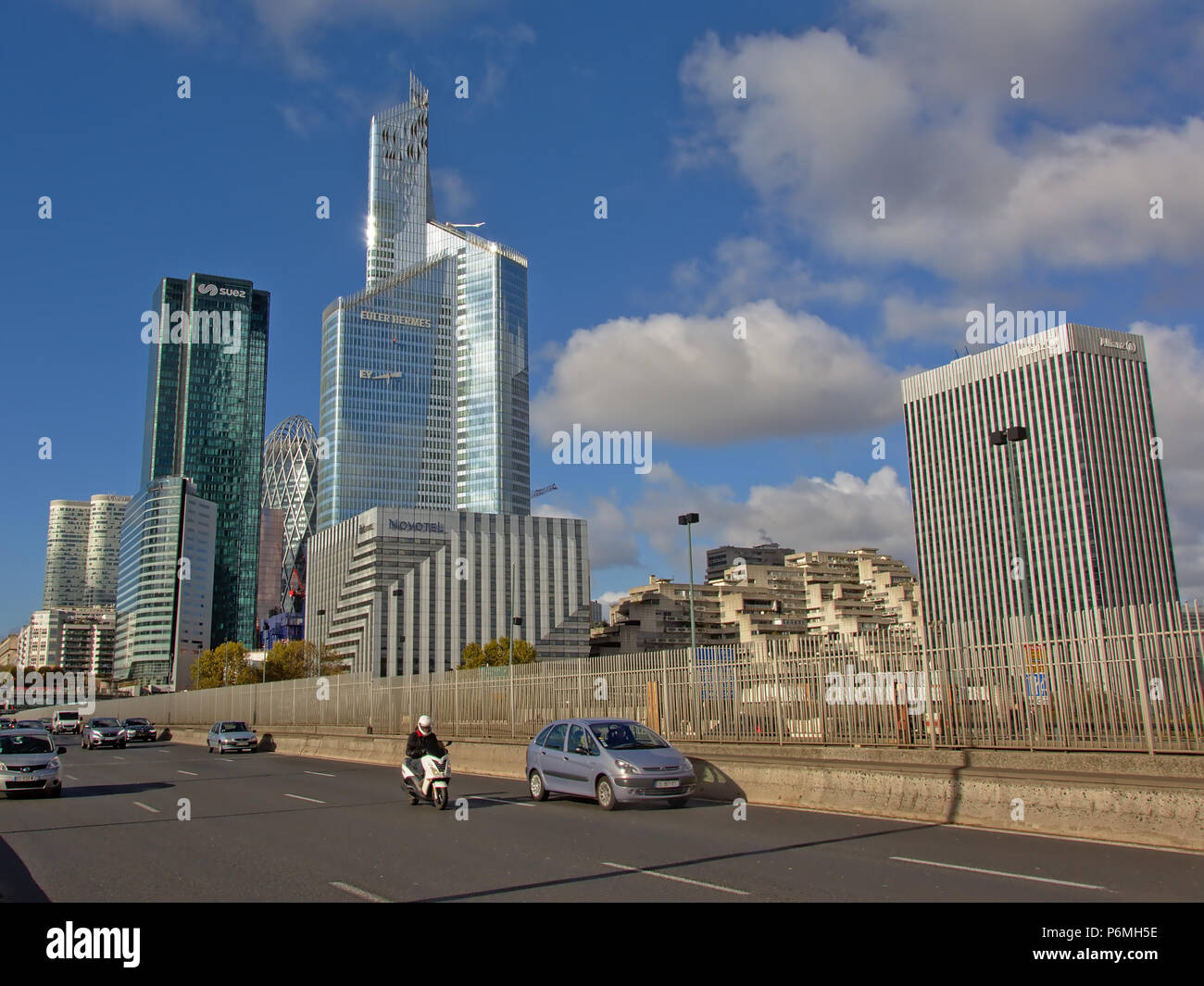 Highrise headquarter hi-res stock photography and images - Alamy