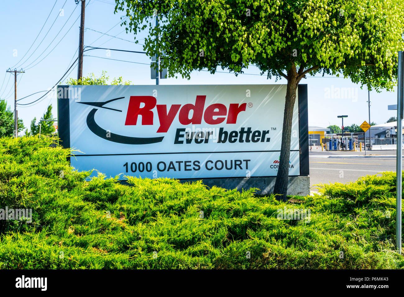 A Ryder System Inc, location in Ceres California USA Stock Photo - Alamy