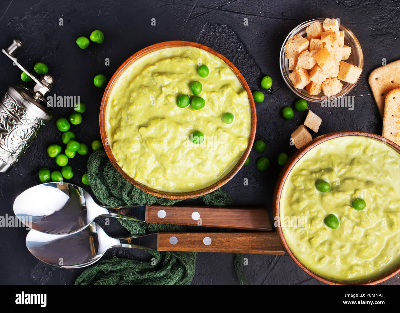 mashed green peas in bowl, mashed peas with cruton Stock Photo - Alamy