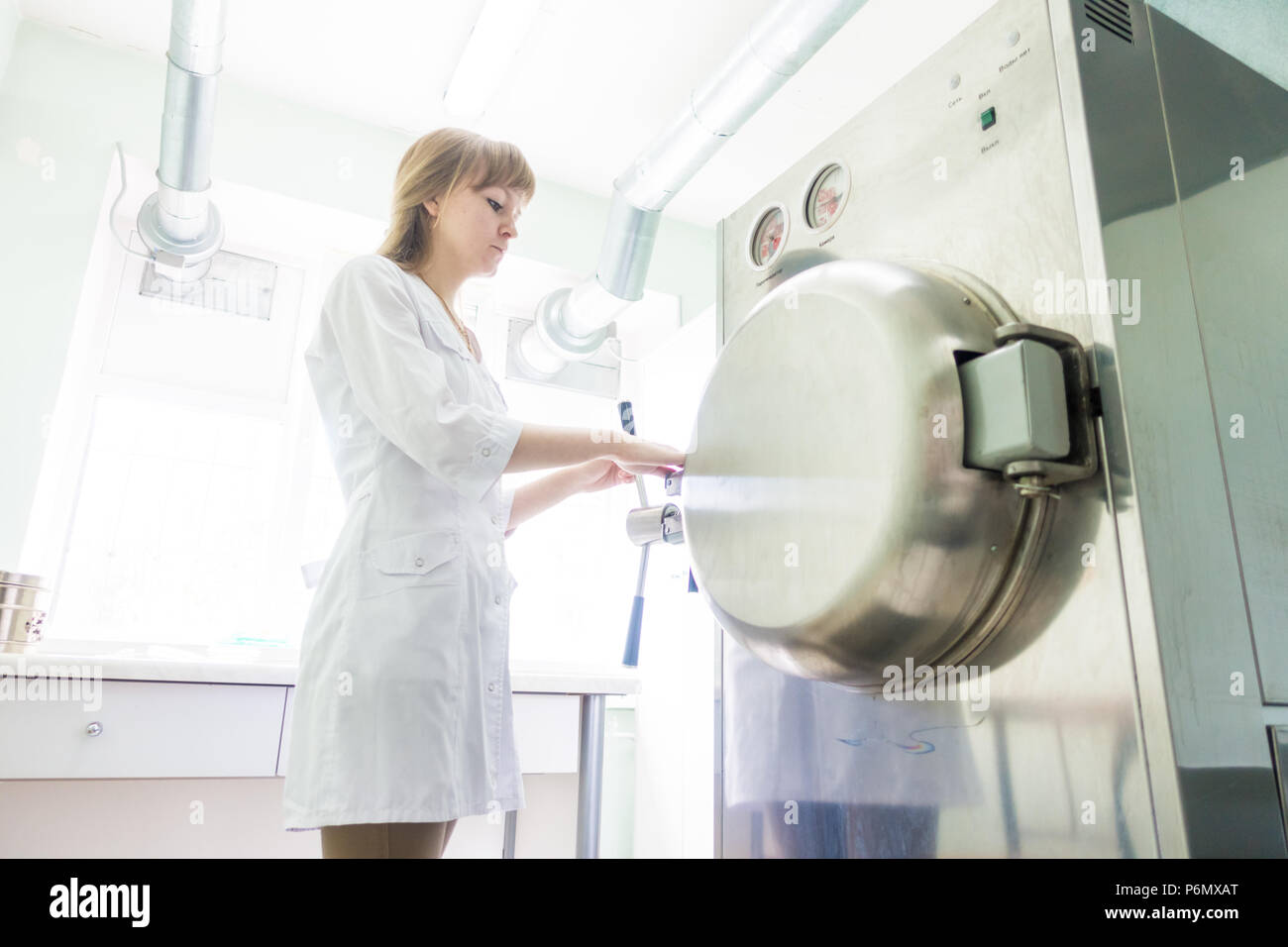 Autoclave hi-res stock photography and images - Alamy