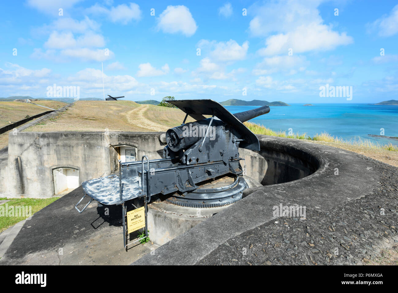 Gun battery overlooking the Torres Strait islands at Green Hill Fort ...