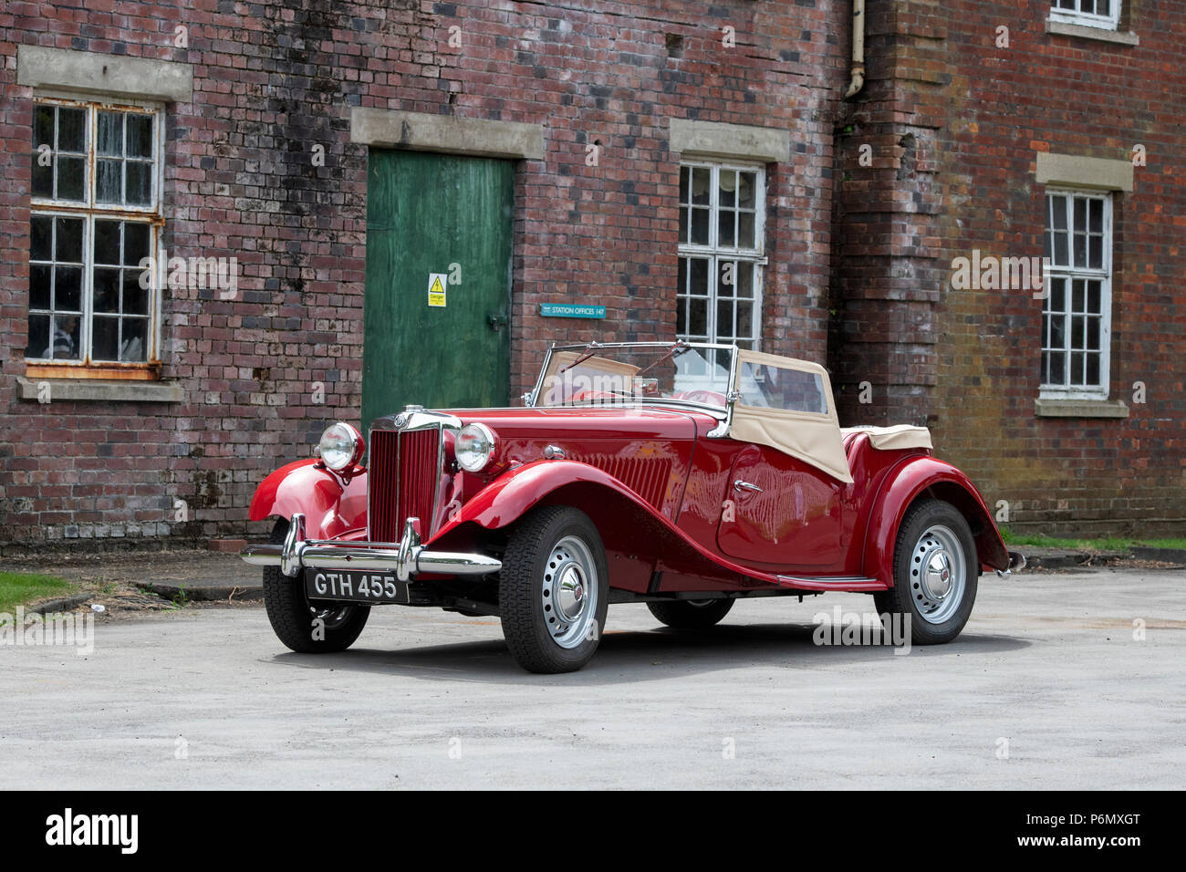 1951 MG TD / TF car at Bicester Heritage centre. Bicester, Oxfordshire ...